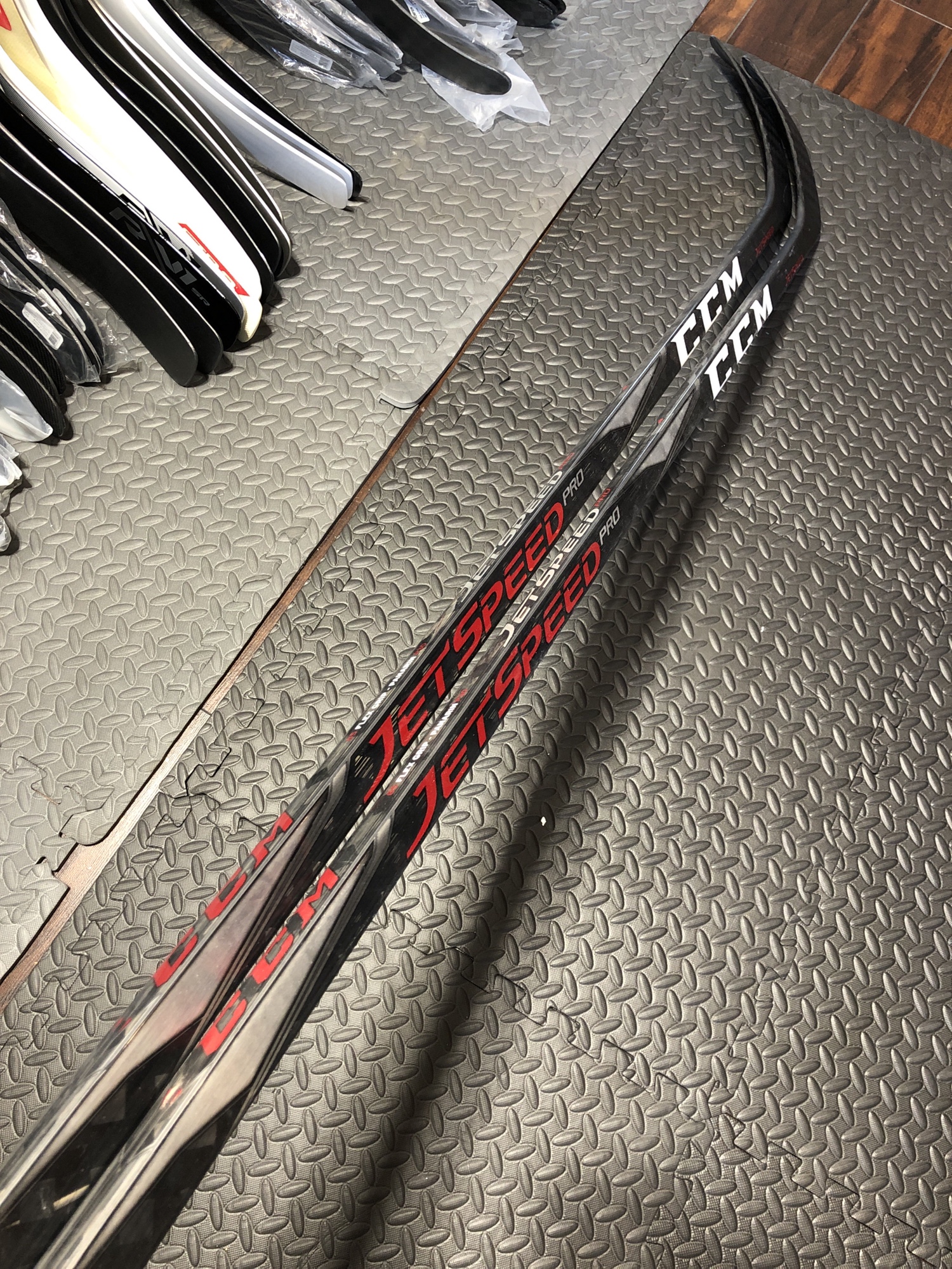 2 Pack New RH Ccm JetSpeed Pro P30 85 Flex | SidelineSwap