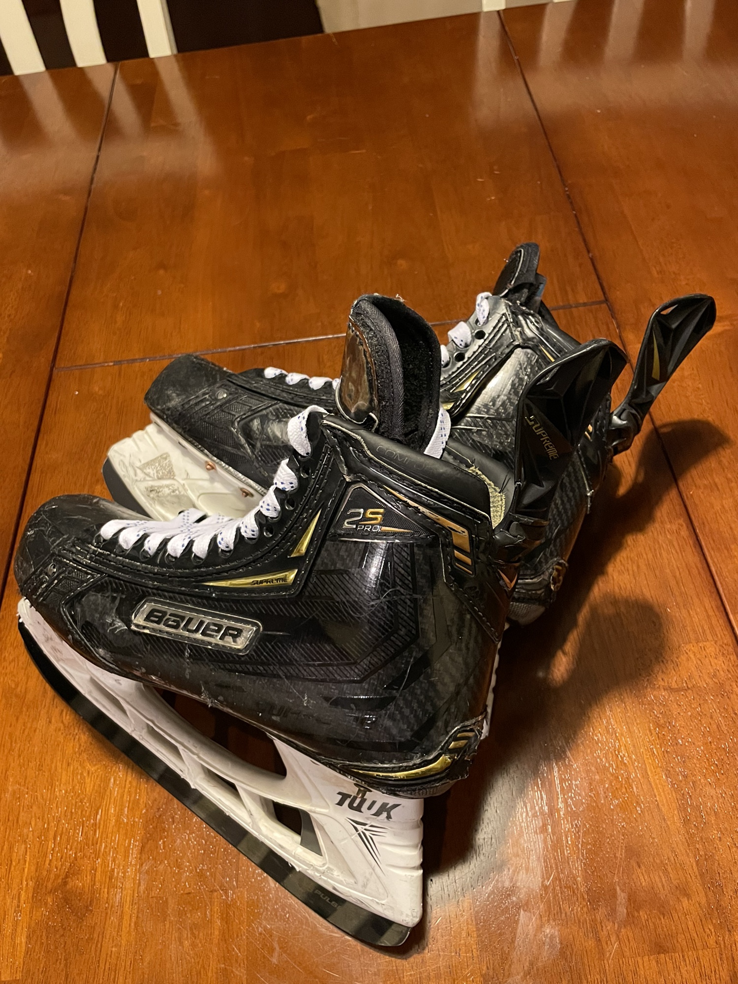 Senior Bauer Regular Width Pro Stock Size 8 Supreme 2S Pro Hockey ...