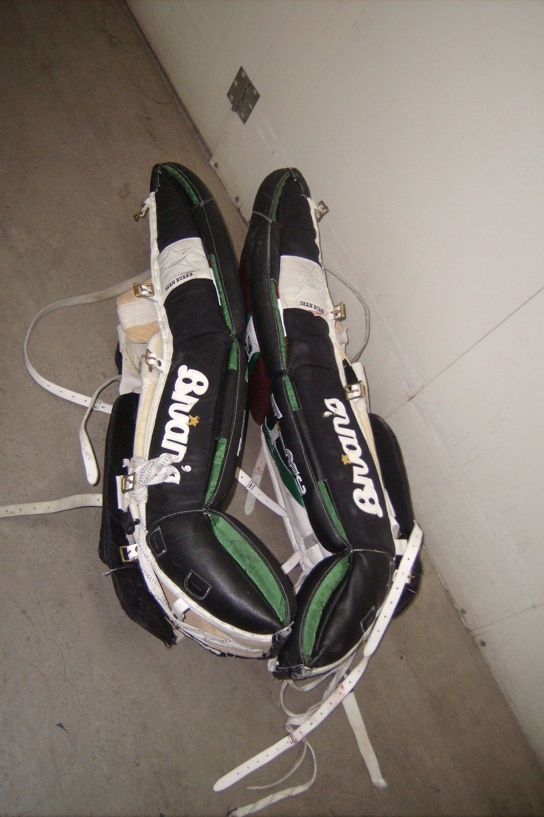Phoenix Coyotes goalie Sean Burke game-worn Brian's leg pads (2000-2001 ...