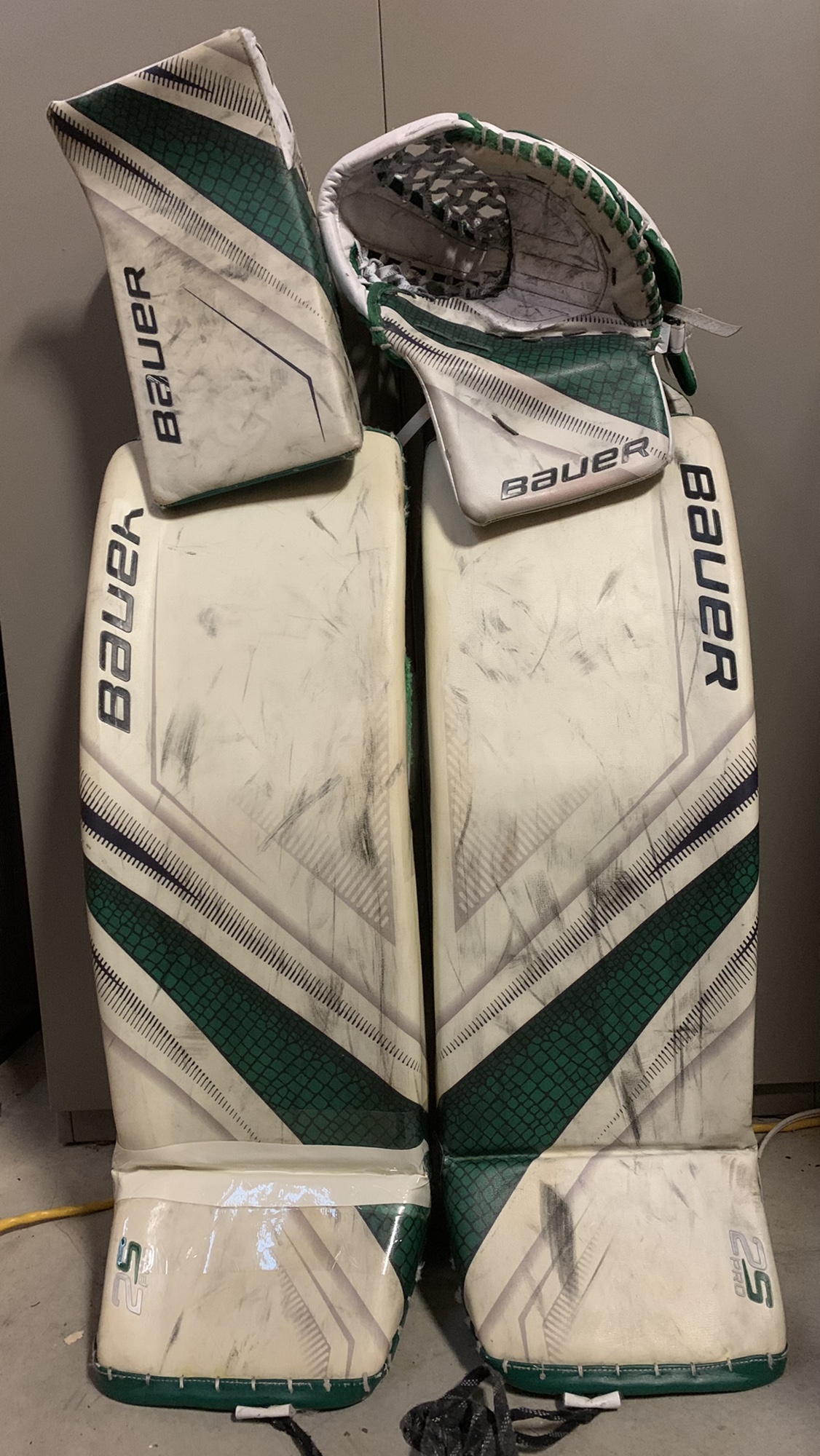 Bauer 2s pro goalie full set | SidelineSwap
