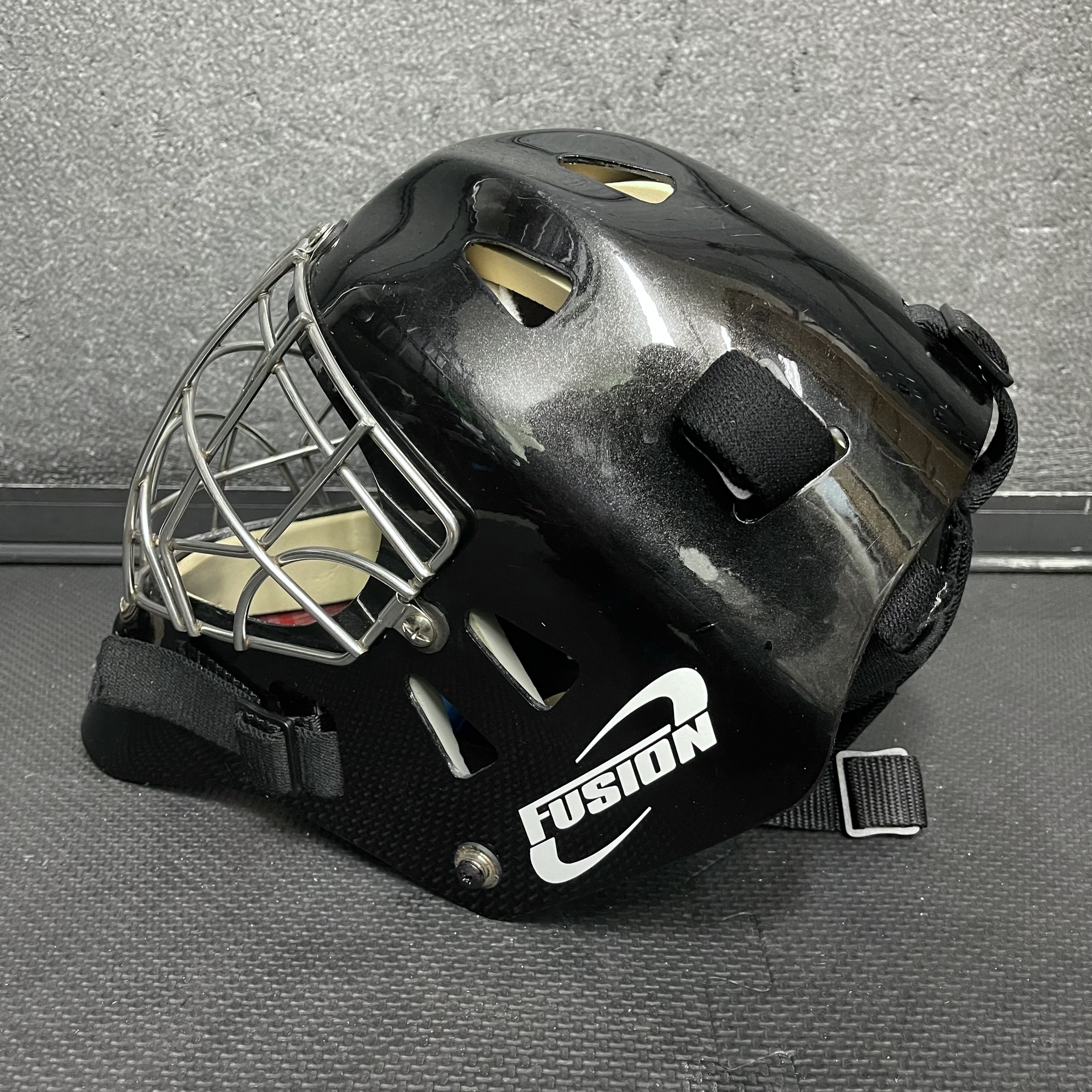 FUSION FULL CARBON KEVLAR GOALIE MASK • SR Large | SidelineSwap