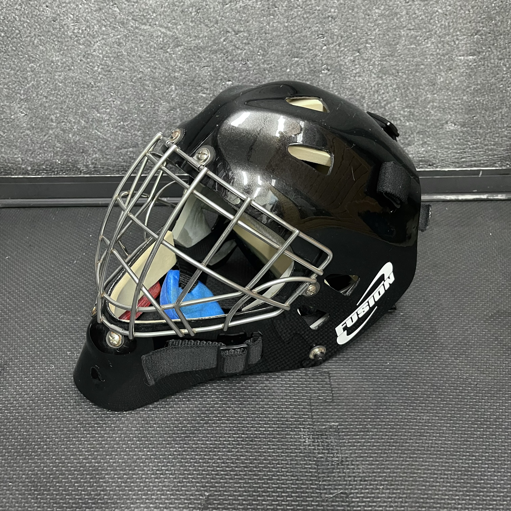 FUSION FULL CARBON KEVLAR GOALIE MASK • SR Large | SidelineSwap