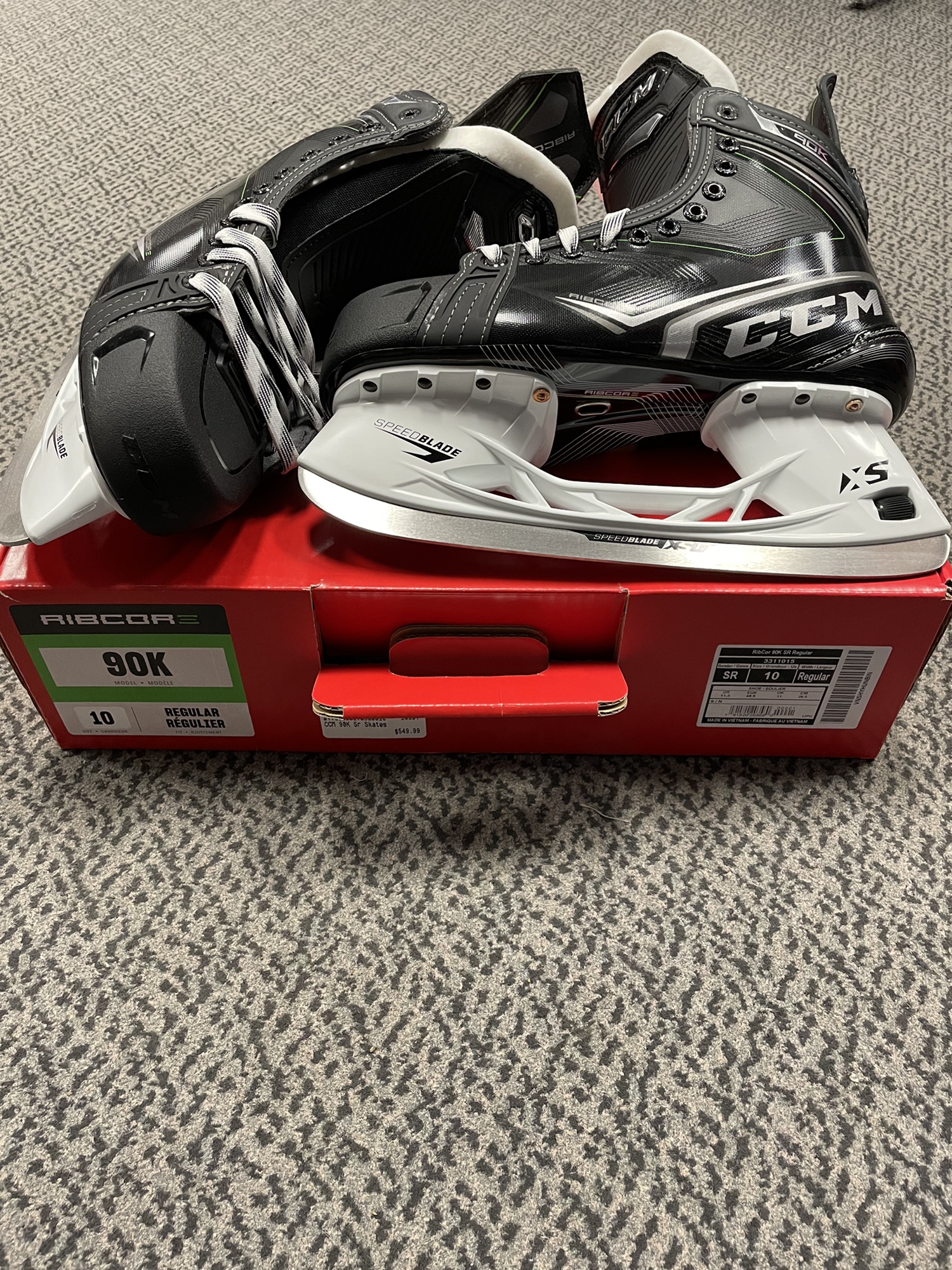 CCM Ribcore 90K size 8 regular width skate | SidelineSwap