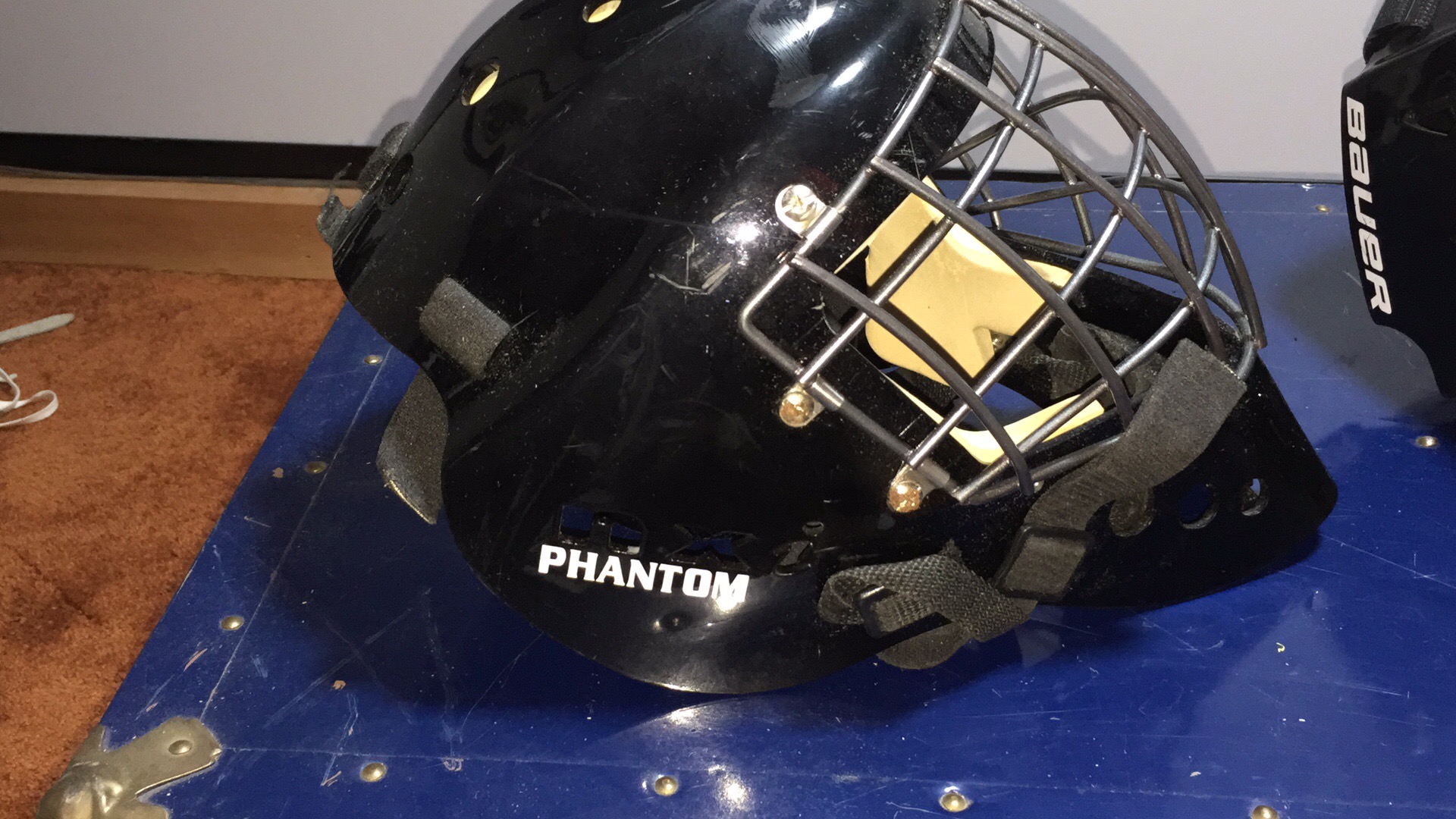 Senior Used Nxi Phantom Goalie Mask Episode 2 The Phantom of the Opera ...