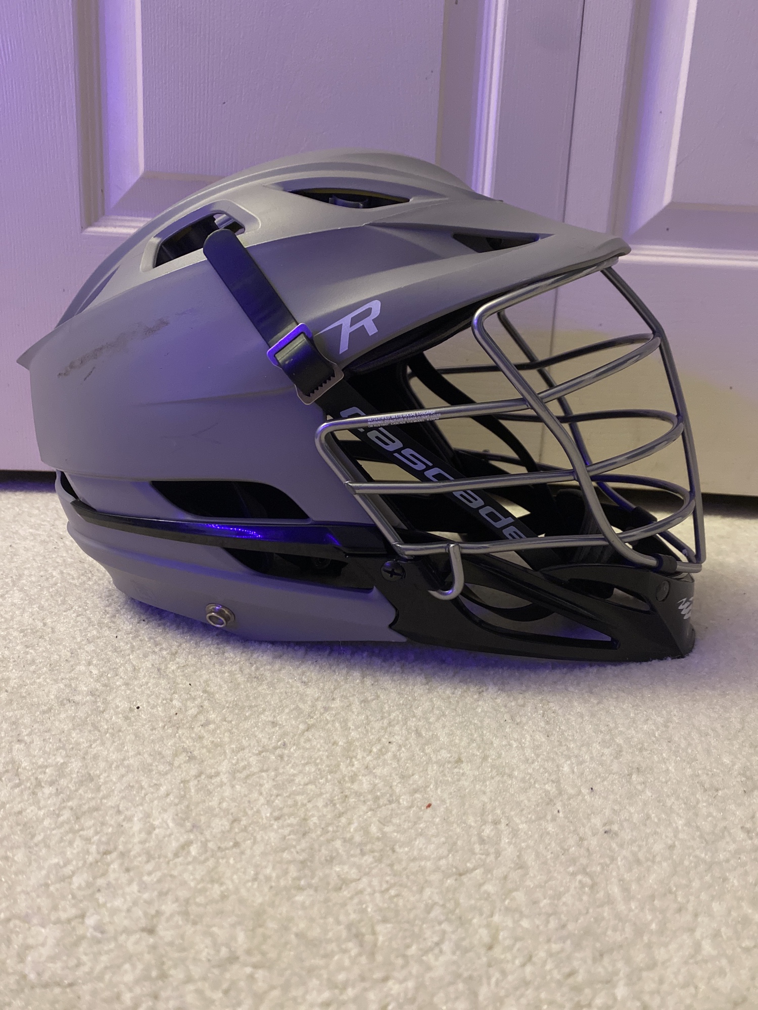 Player's Cascade R Helmet | SidelineSwap