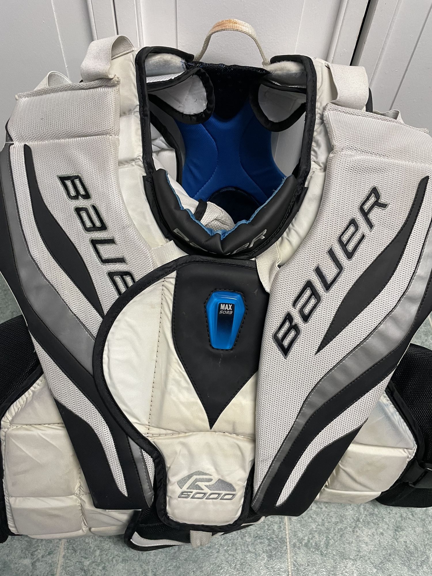 Used Large Bauer Reactor 6000 Goalie Chest Protector | SidelineSwap