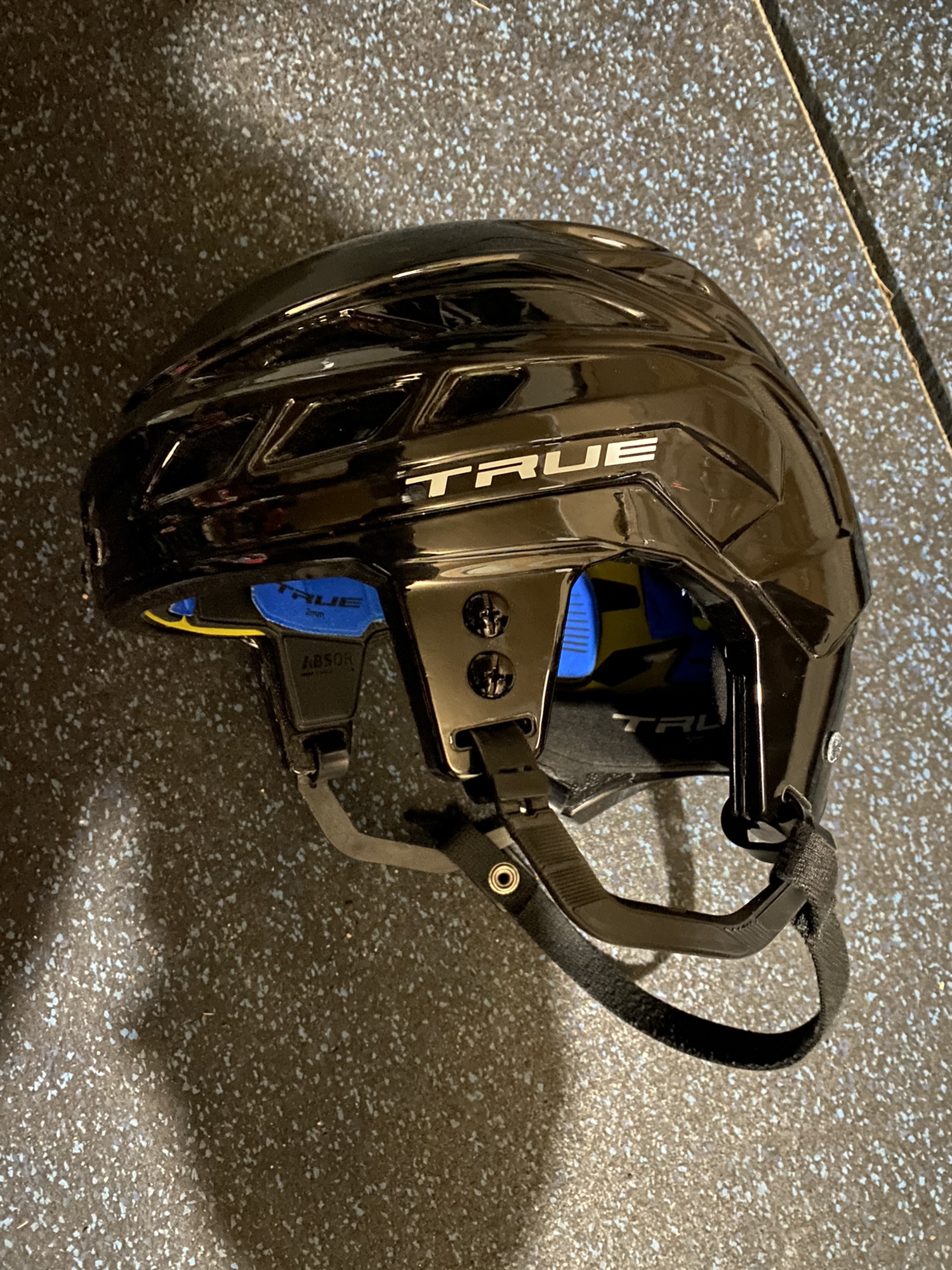 True hockey helmet Small Dynamic 9 Size Small | SidelineSwap