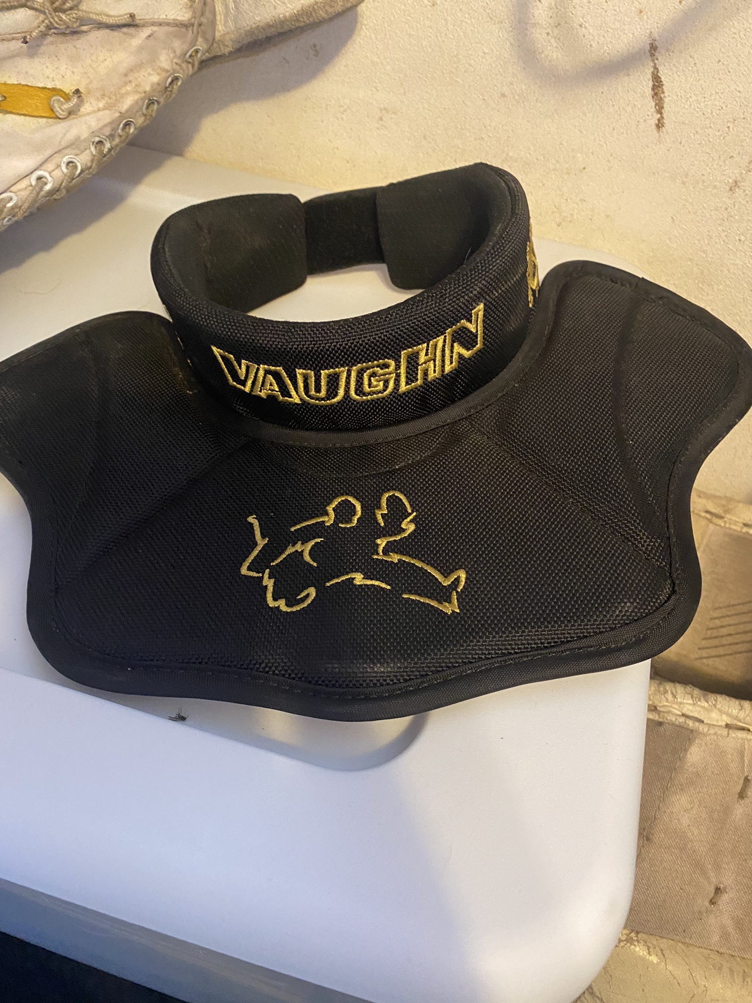 Vaughn senior neck protector | SidelineSwap