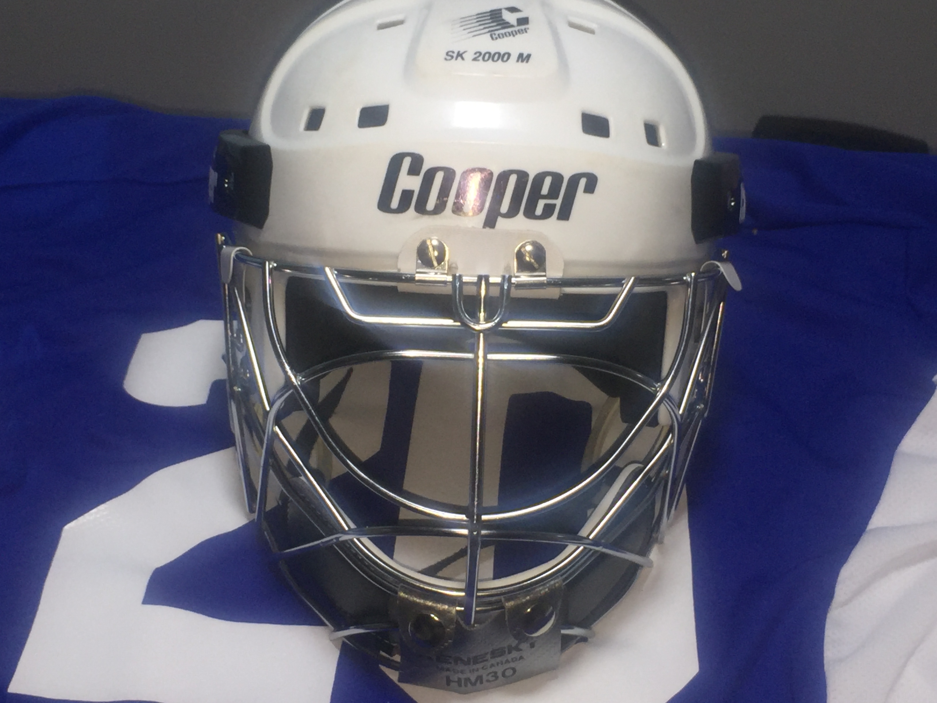 Senior Used Cooper SK 2000 Goalie Mask Pro Stock | SidelineSwap