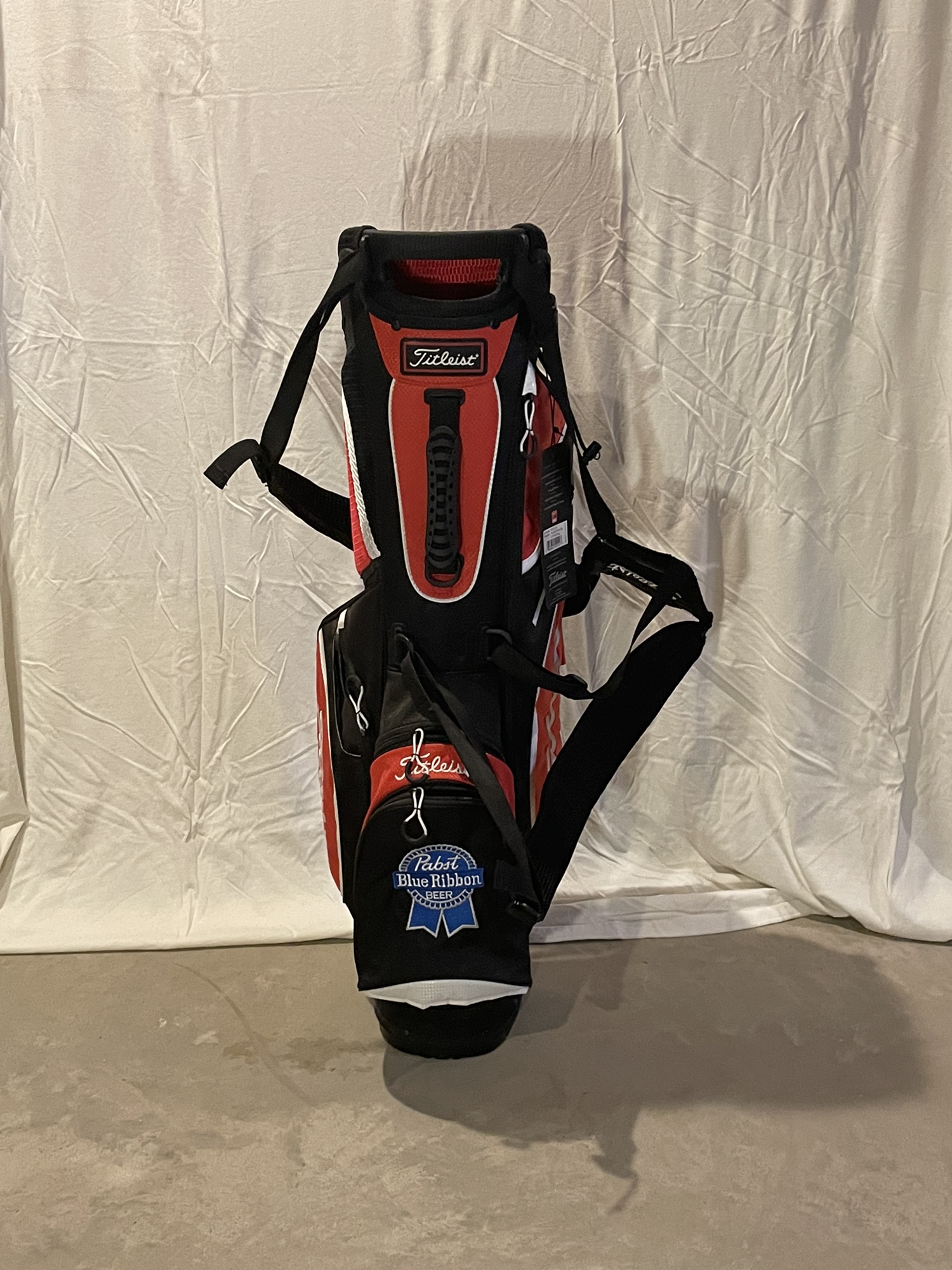 BRAND NEW Pabst Blue Ribbon Titleist Golf Bag | SidelineSwap
