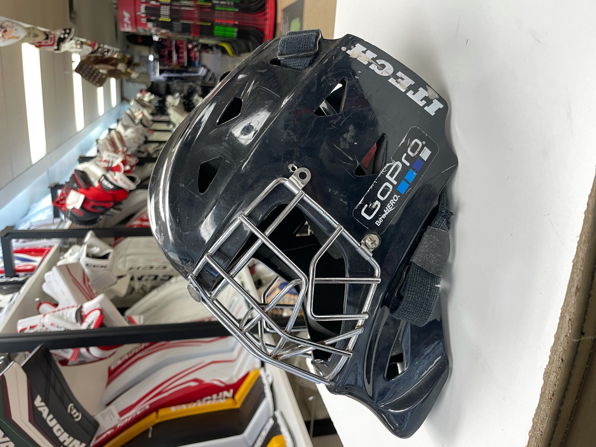 Used Itech Profile 1200 Junior Goalie Mask | SidelineSwap