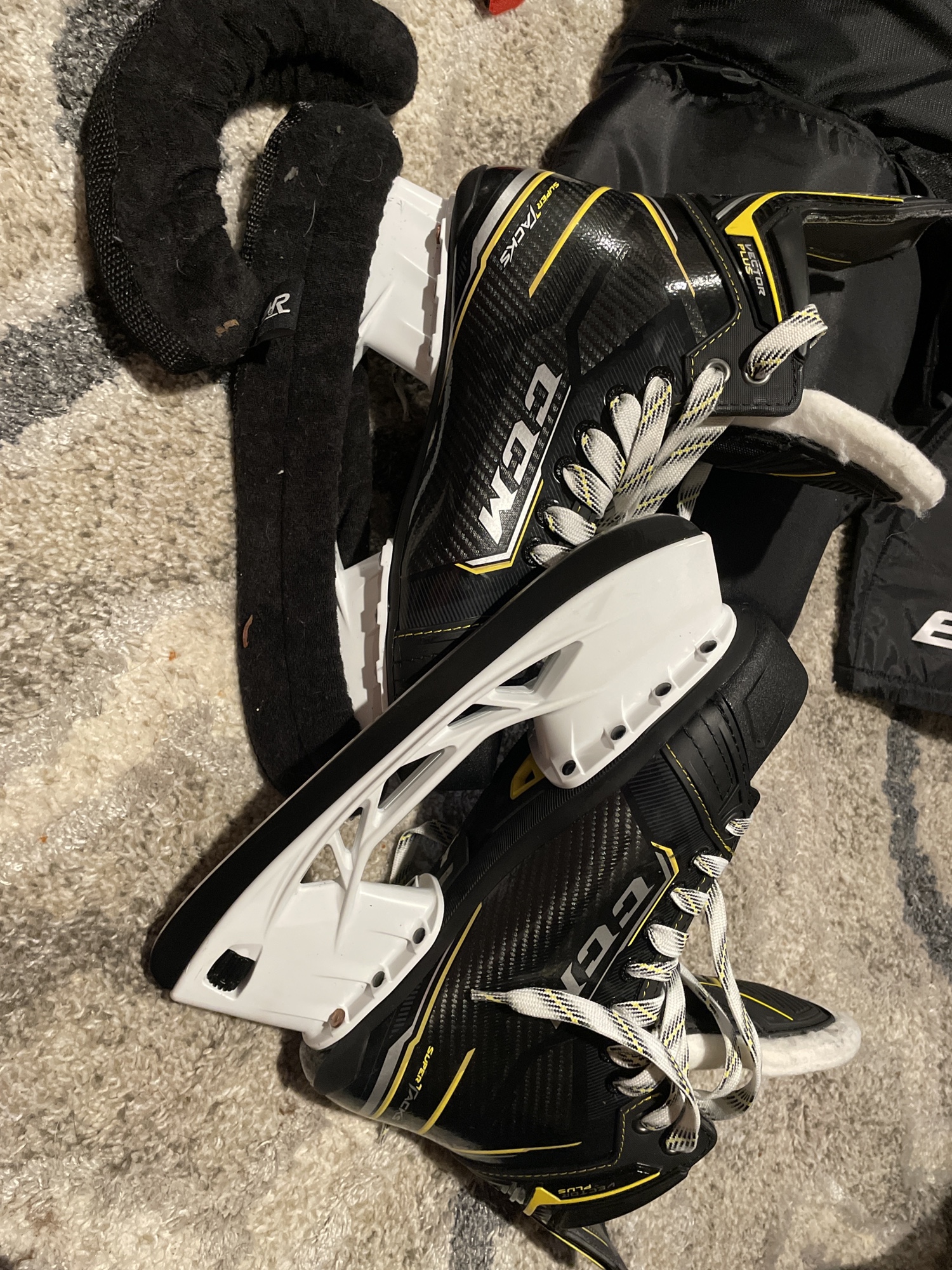 New CCM Size 8.5 Tacks Vector Plus Hockey Skates | SidelineSwap
