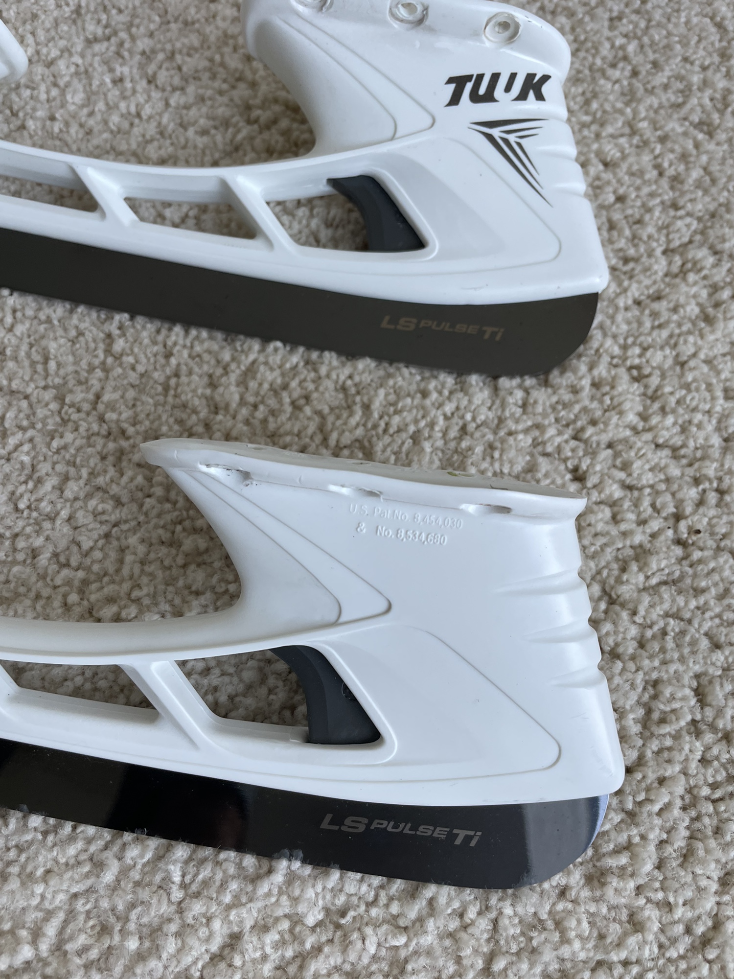 Like New #8 TUUK LightSpeed Edge Runners With Bauer LS PULSE Ti Steel ...