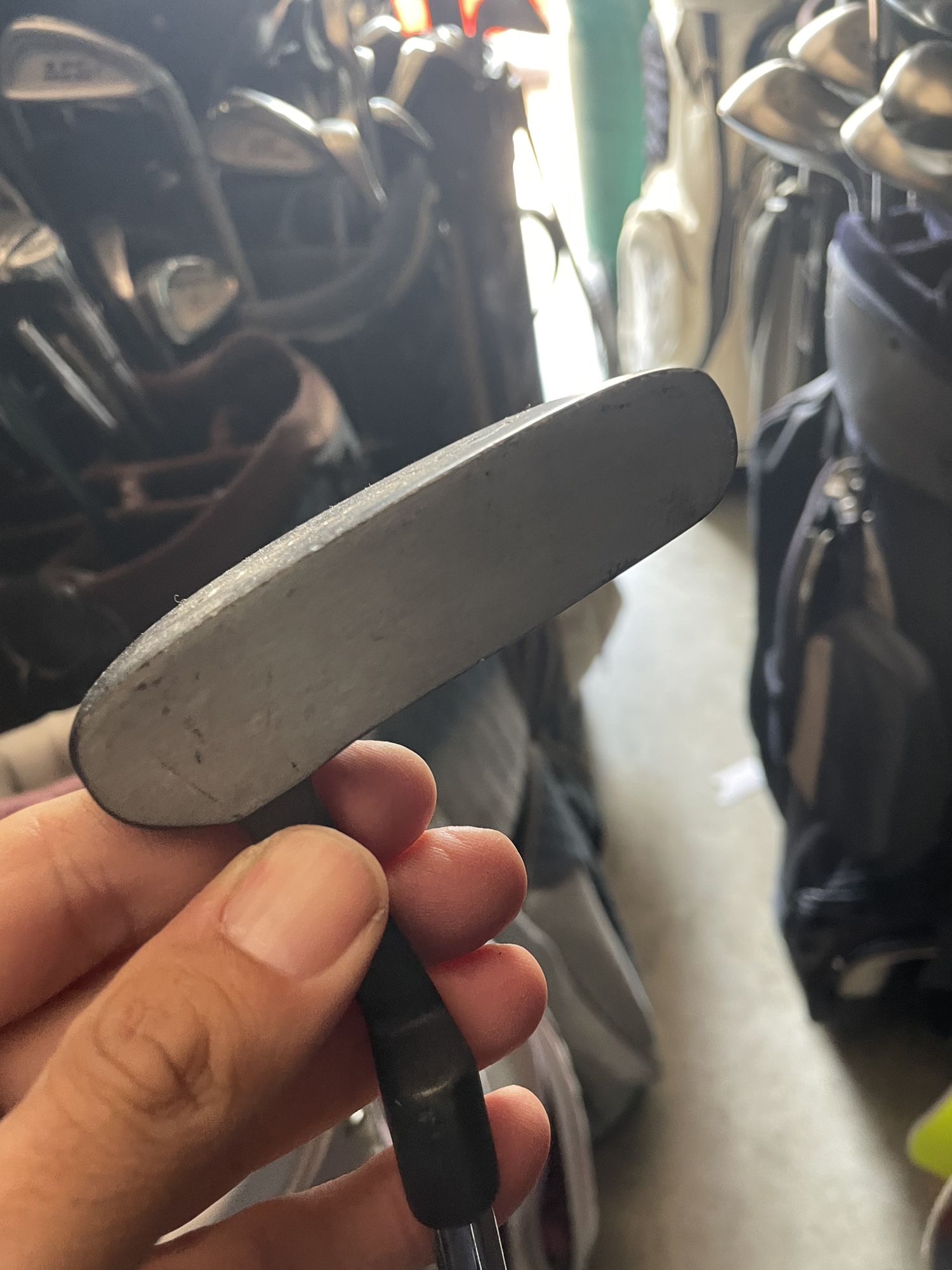 Golf putter FATHOM in right Handed | SidelineSwap