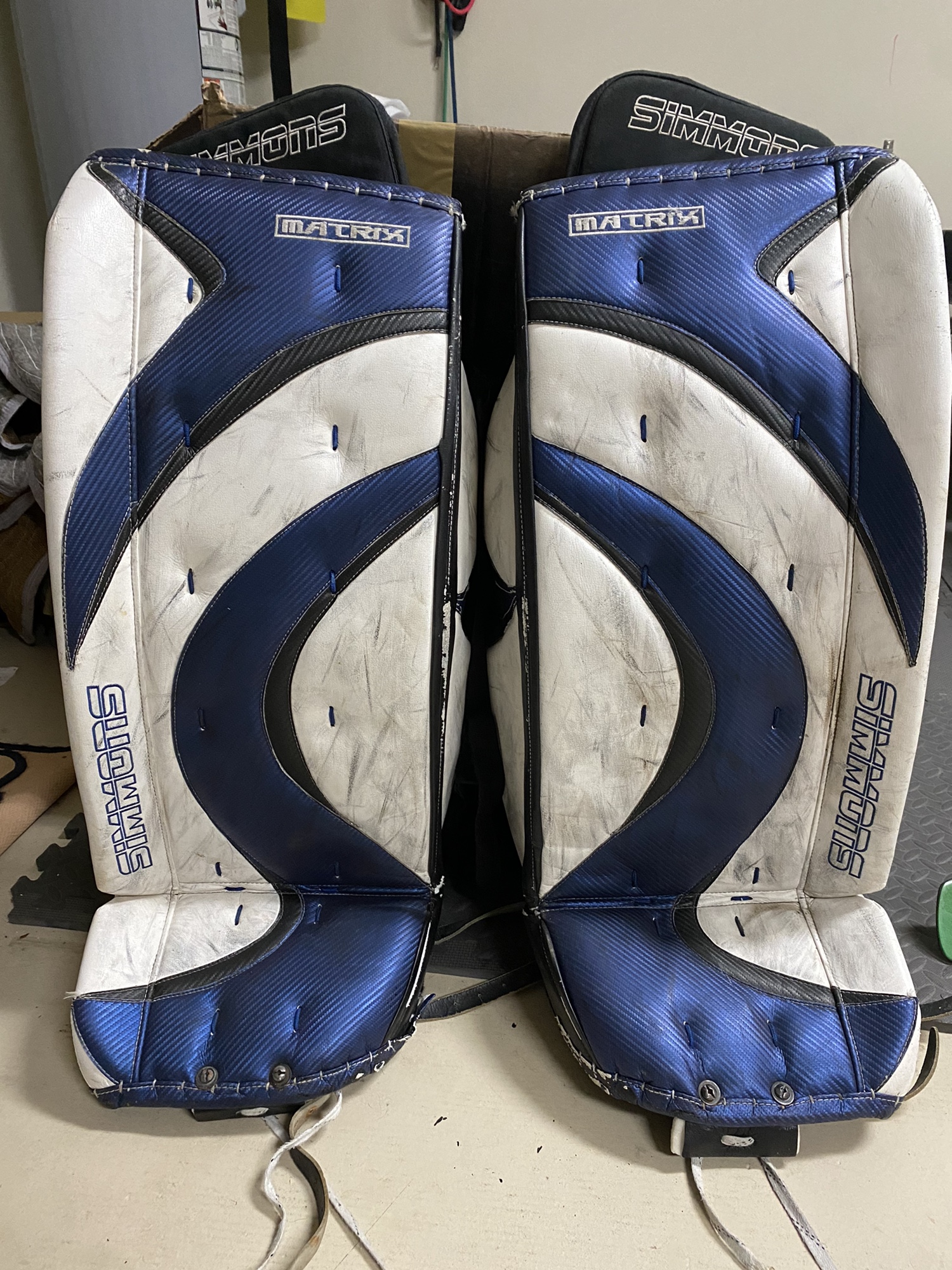 34" Simmons Matrix Goalie Leg Pads | SidelineSwap