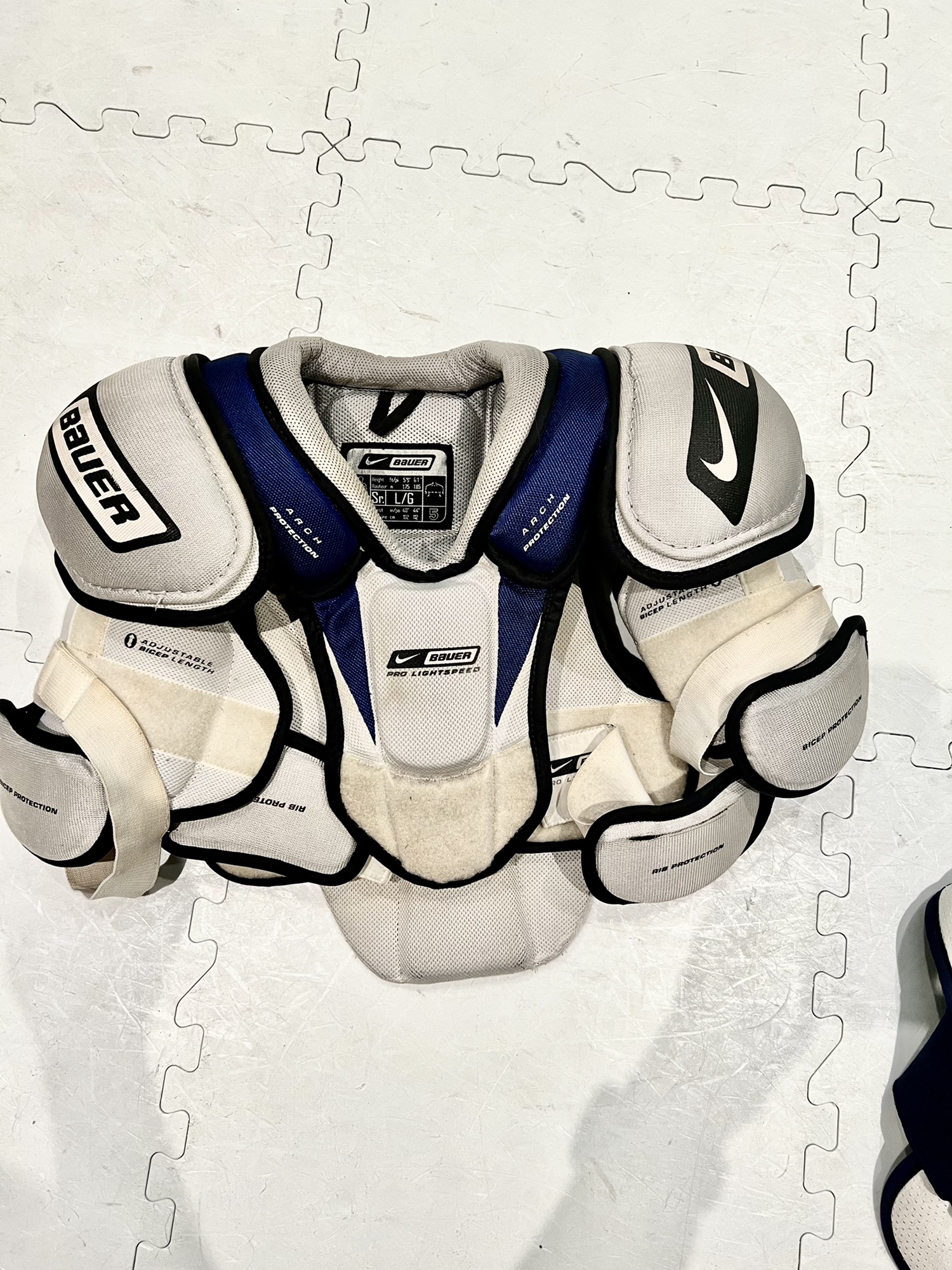 Rare Bauer Lightspeed Pro shoulder pads - Senators | SidelineSwap