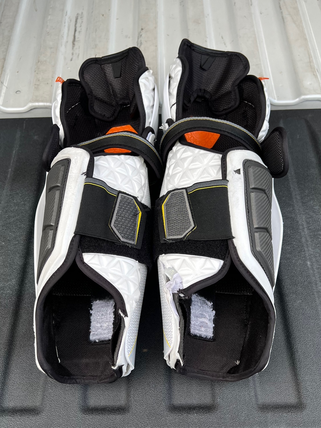 Pro stock 16” ccm ultra tacks pro shin pads | SidelineSwap