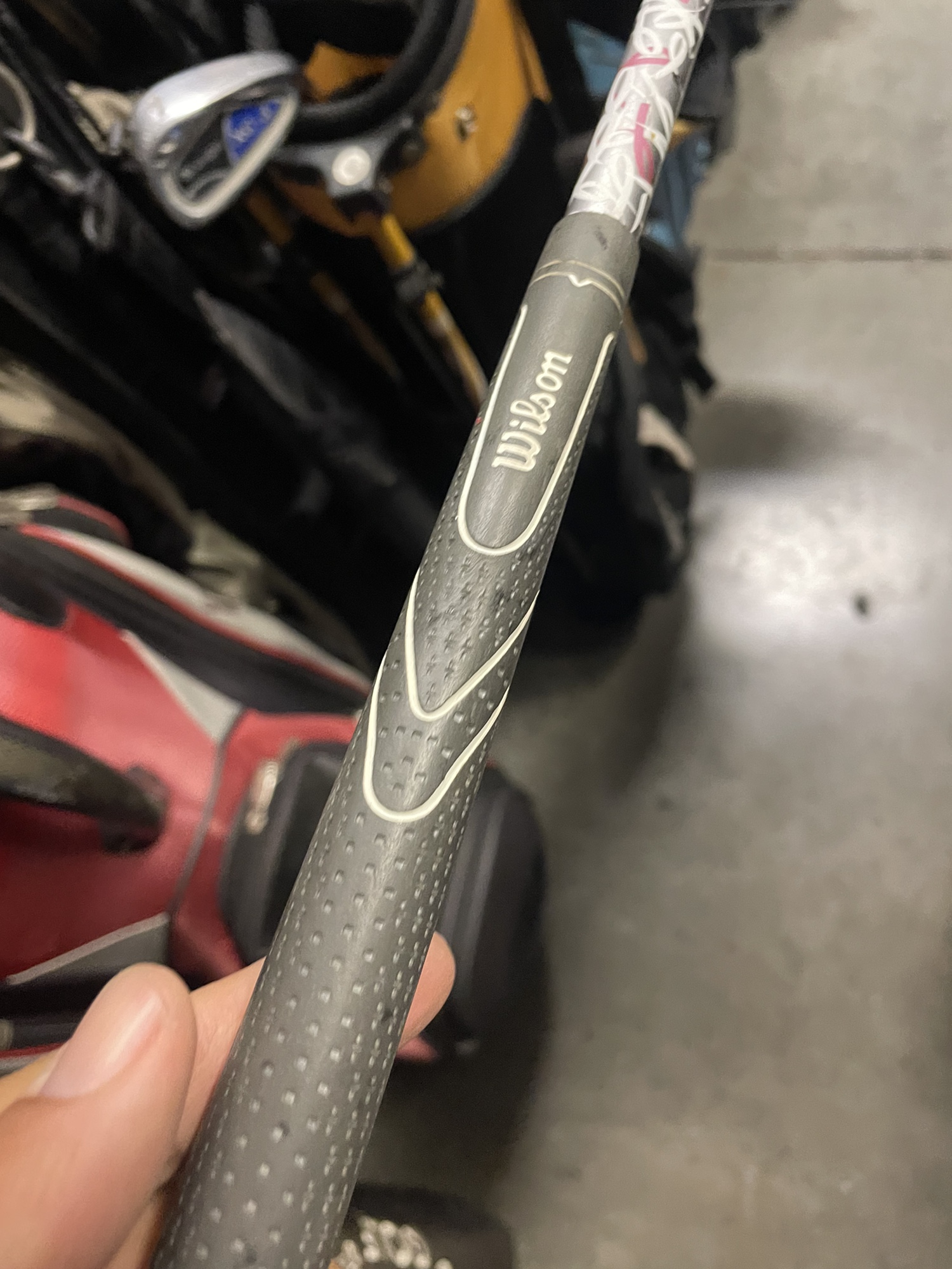 Woman’s golf Club Wilson Hope edition platinum iron n6 | SidelineSwap