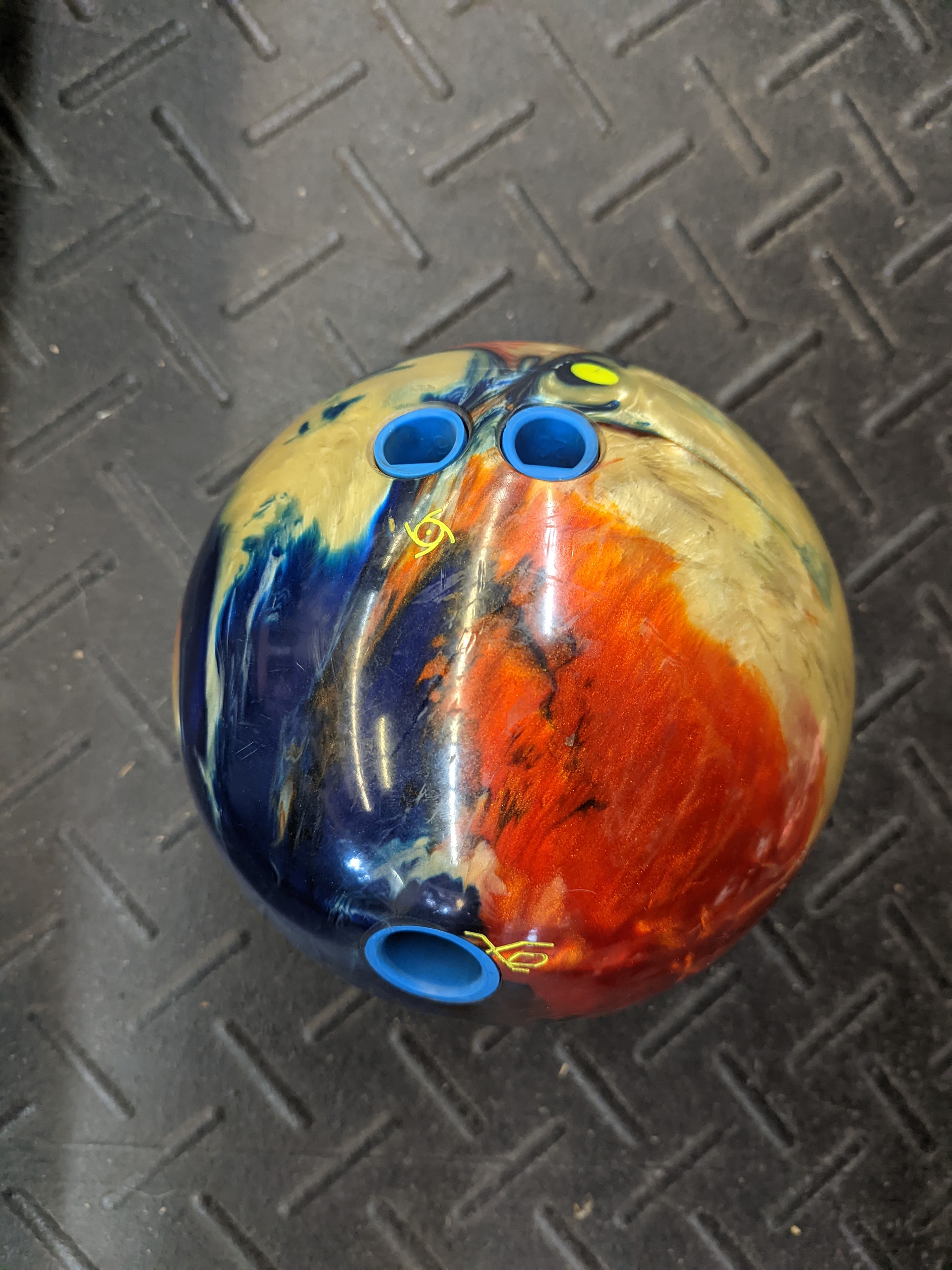 Used Storm snap lock 15 lb bowling ball | SidelineSwap