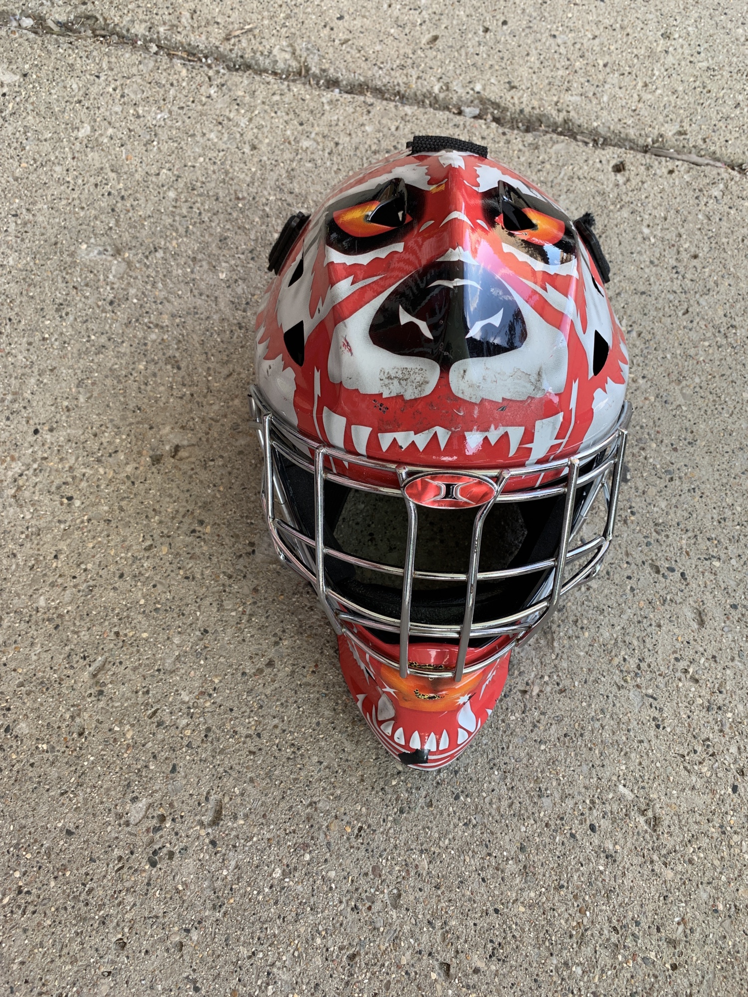 Youth Used Itech 1400 Goalie Mask (Expired) | SidelineSwap