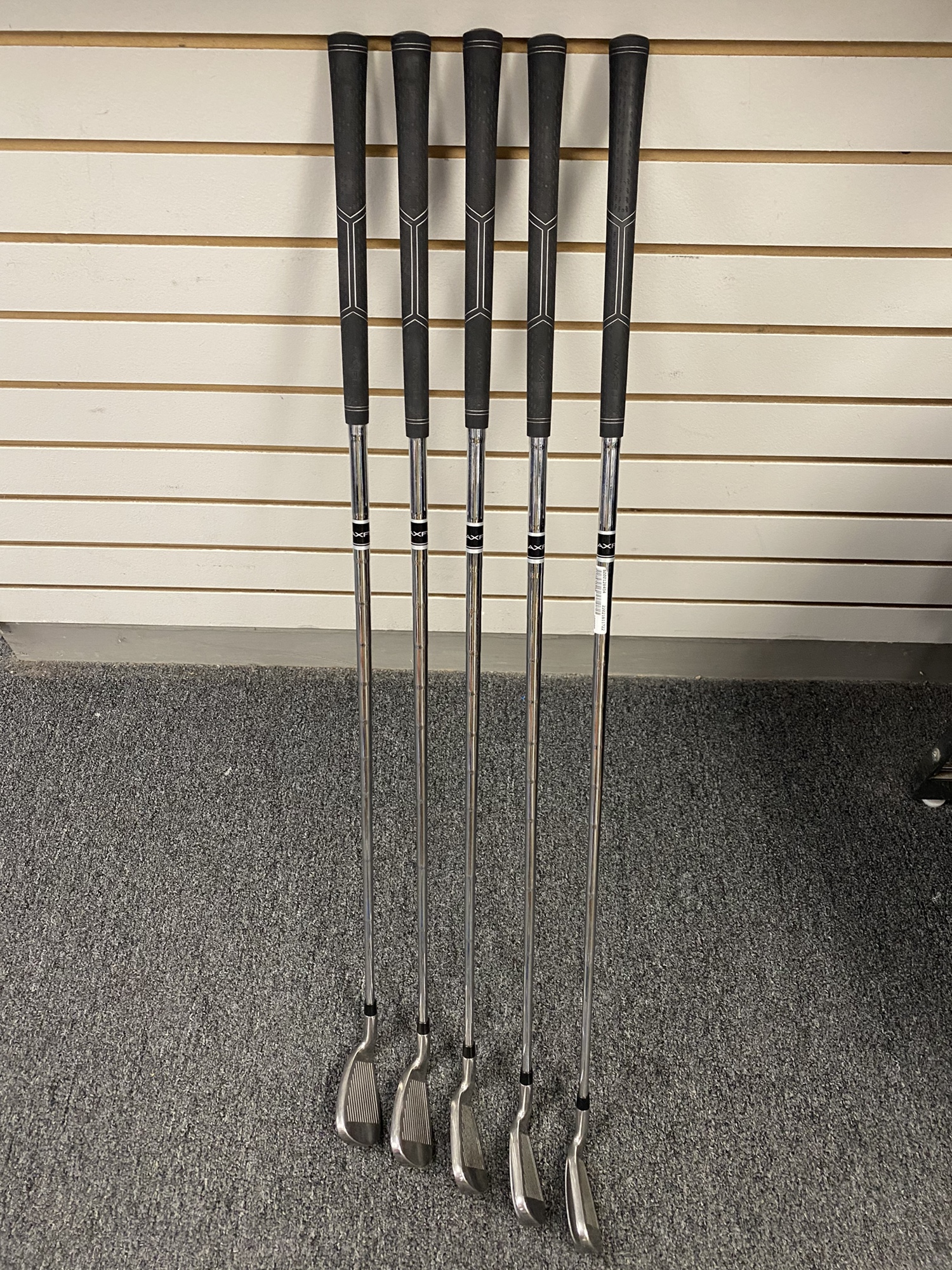 used Maxfli Black Max Iron Set RH | SidelineSwap