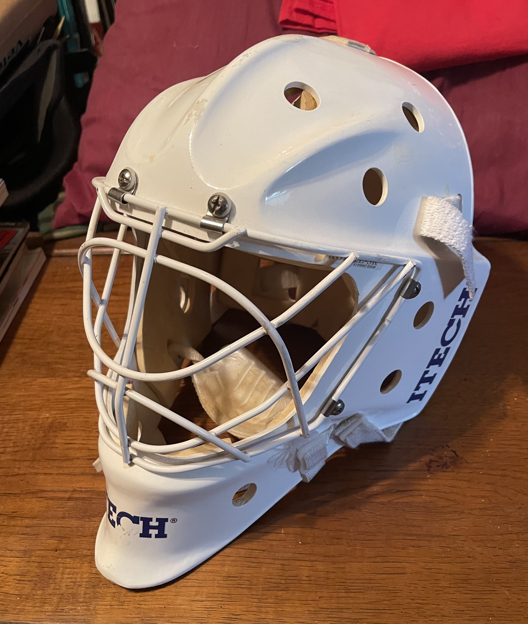 Itech goalie Mask | SidelineSwap