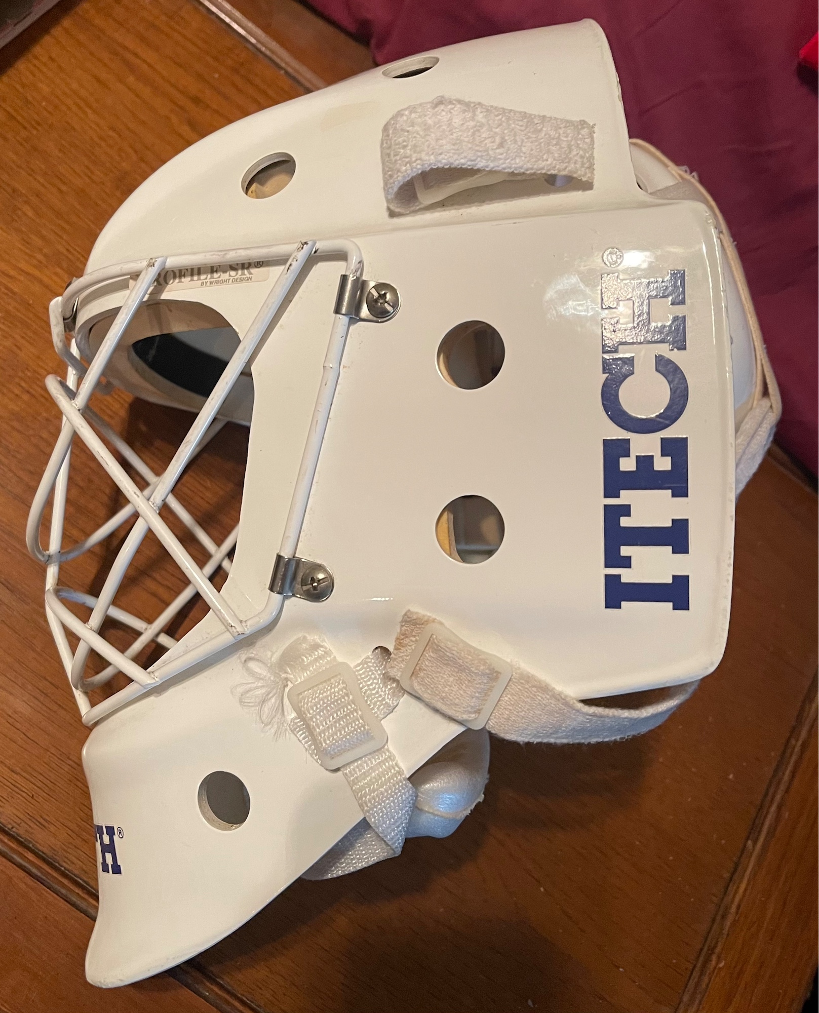 Itech goalie Mask | SidelineSwap