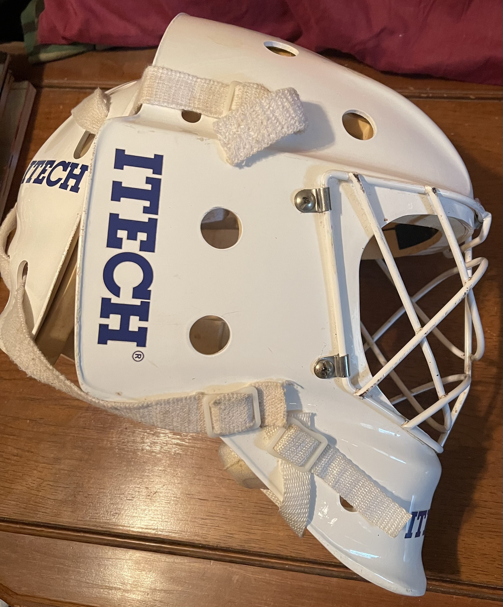 Itech goalie Mask | SidelineSwap