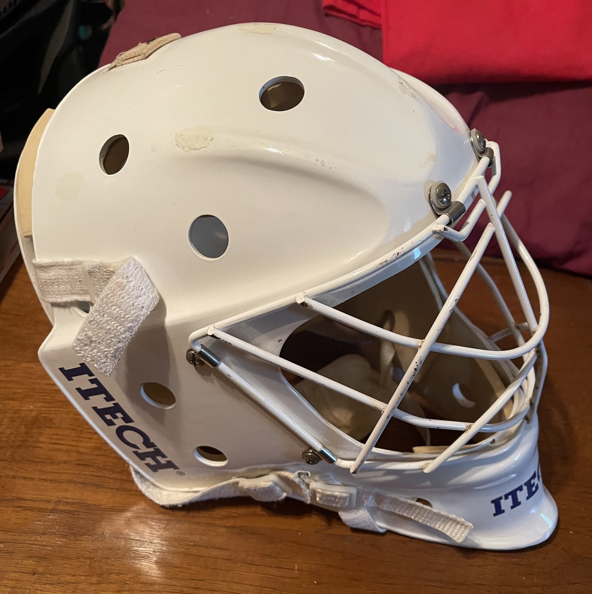 Itech goalie Mask | SidelineSwap