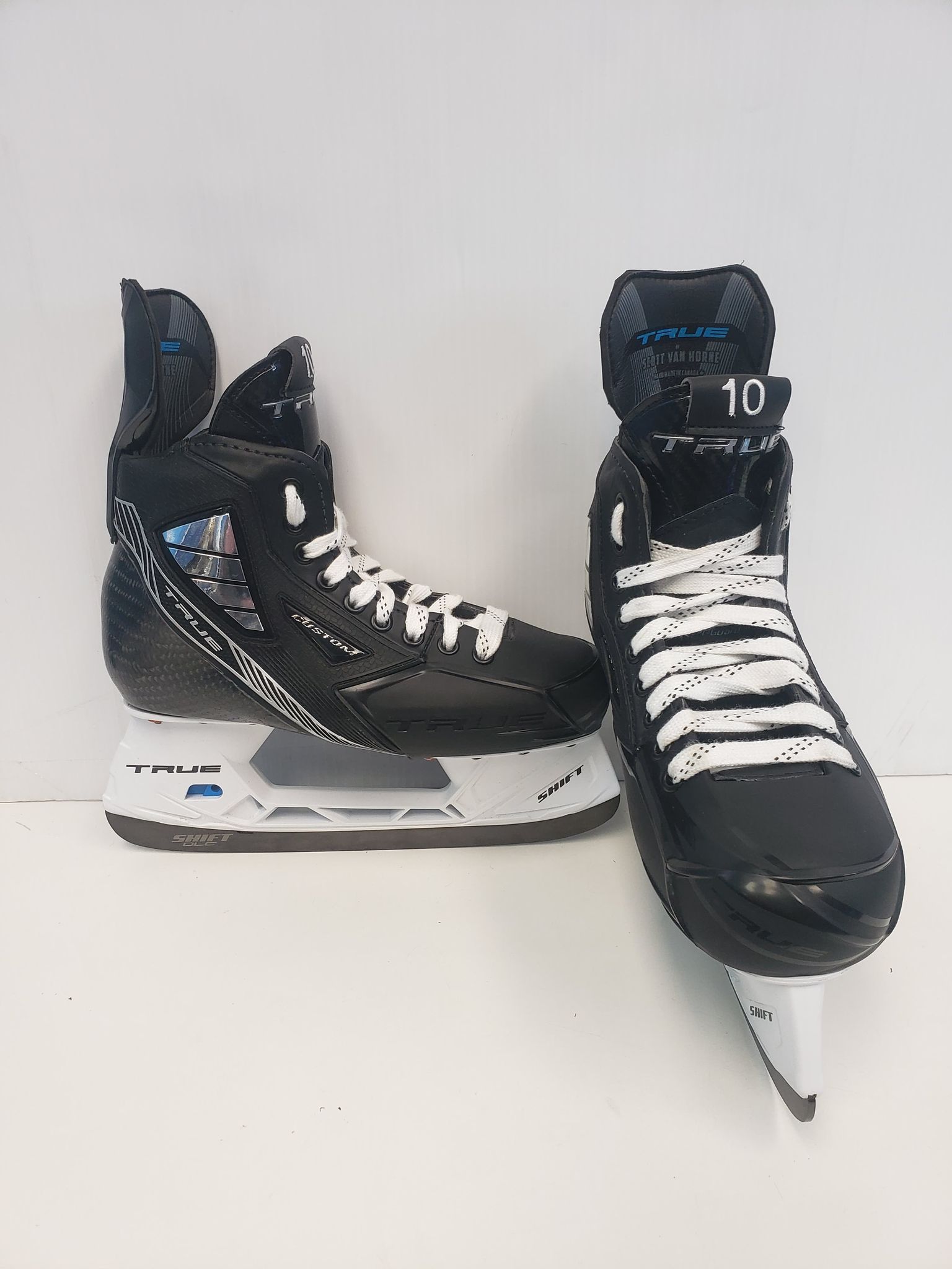New True Pro Custom Pro Stock Skates Size 8 | SidelineSwap