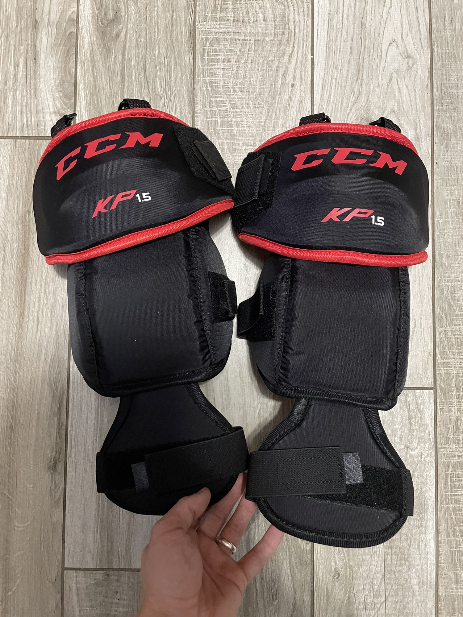 New CCM KP 1.5 Sr. Knee Pads | SidelineSwap