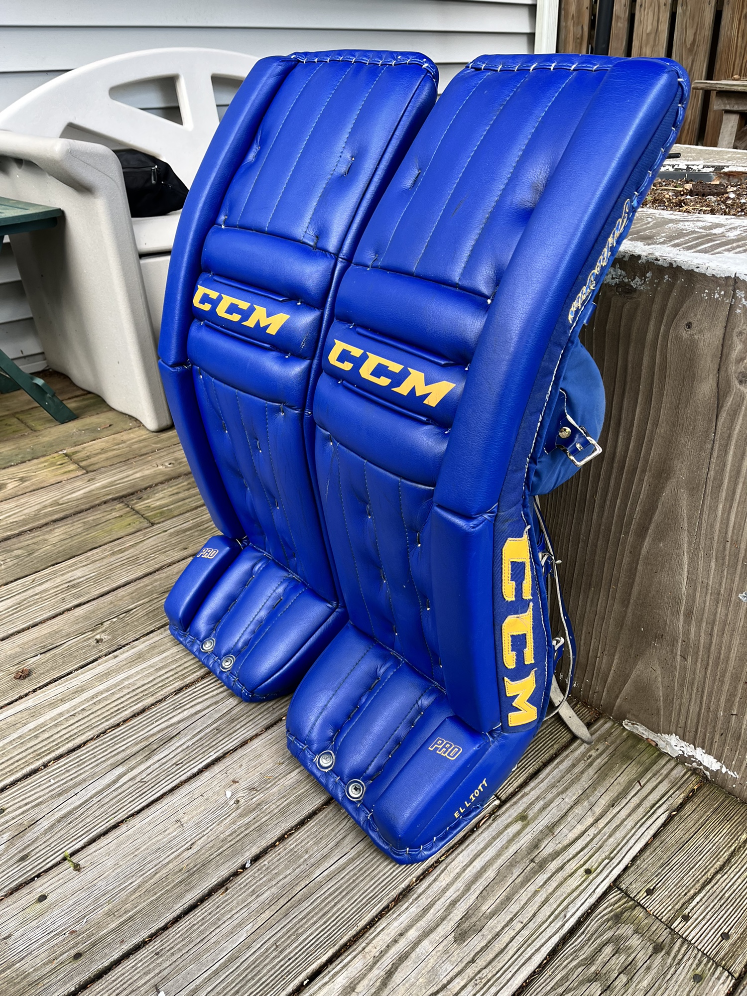 Brian Elliott Game Used Winter Classic CCM Retro Flex Goalie Leg Pads ...