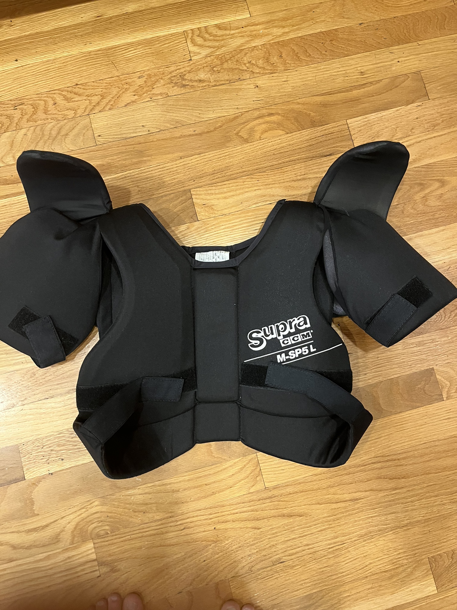 Ice Hockey CCM Supra Shoulder Pads | SidelineSwap