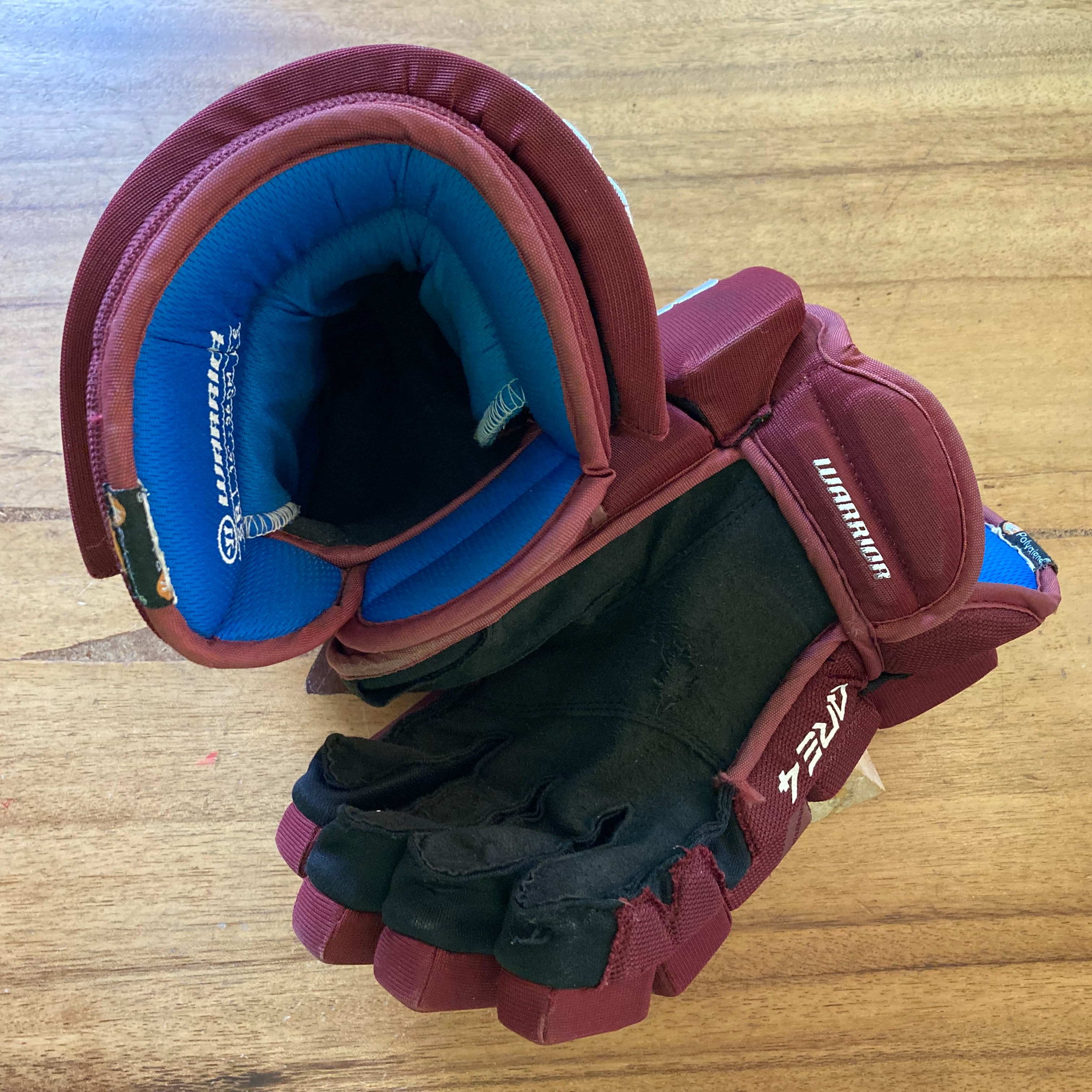 Maroon Warrior Covert QRE4 14" Gloves - Senior | SidelineSwap