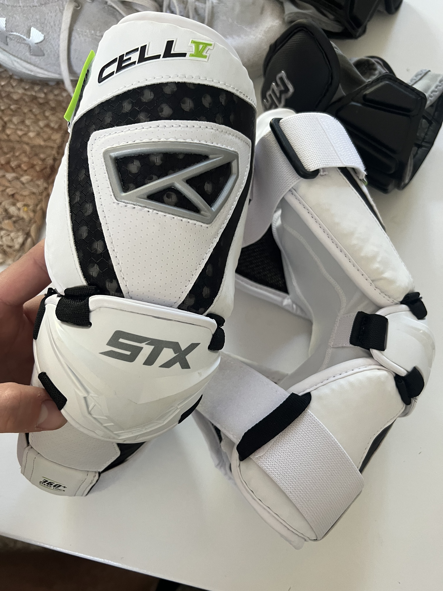 New Medium STX Cell V Arm Pads | SidelineSwap