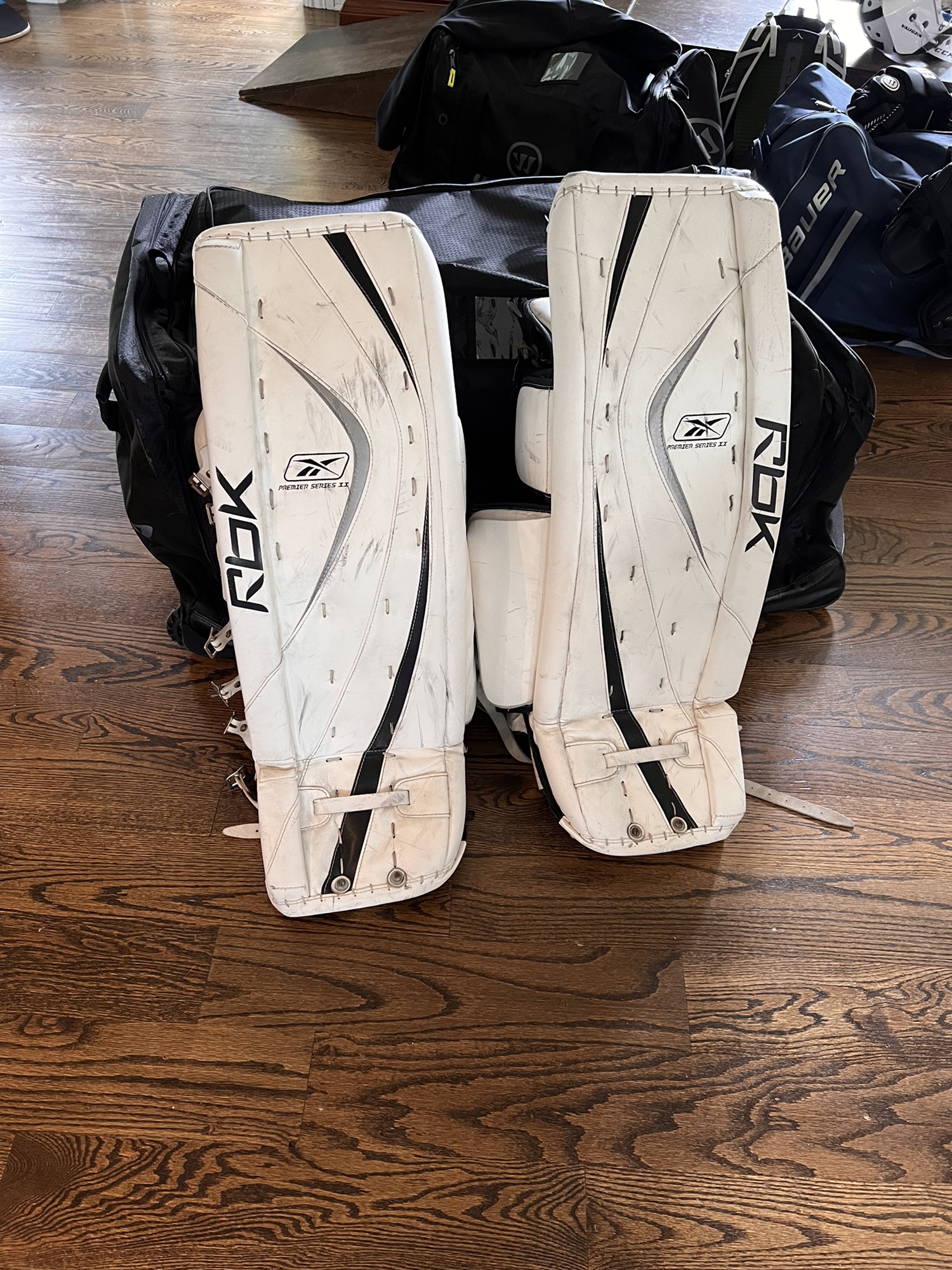 35" Reebok Premier II Goalie Leg Pads | SidelineSwap