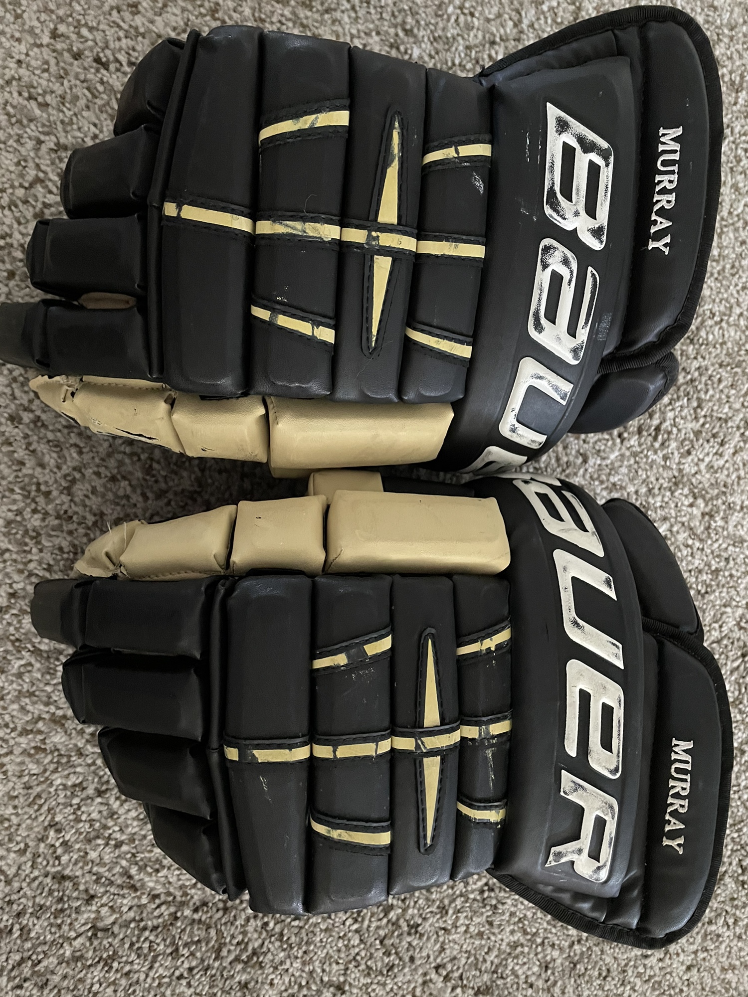 Used Bauer 4-Roll Pro gloves | SidelineSwap