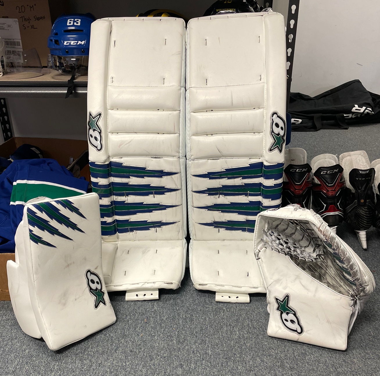 Brian’s Gnetik V Halak Pads 34 + 1 | SidelineSwap
