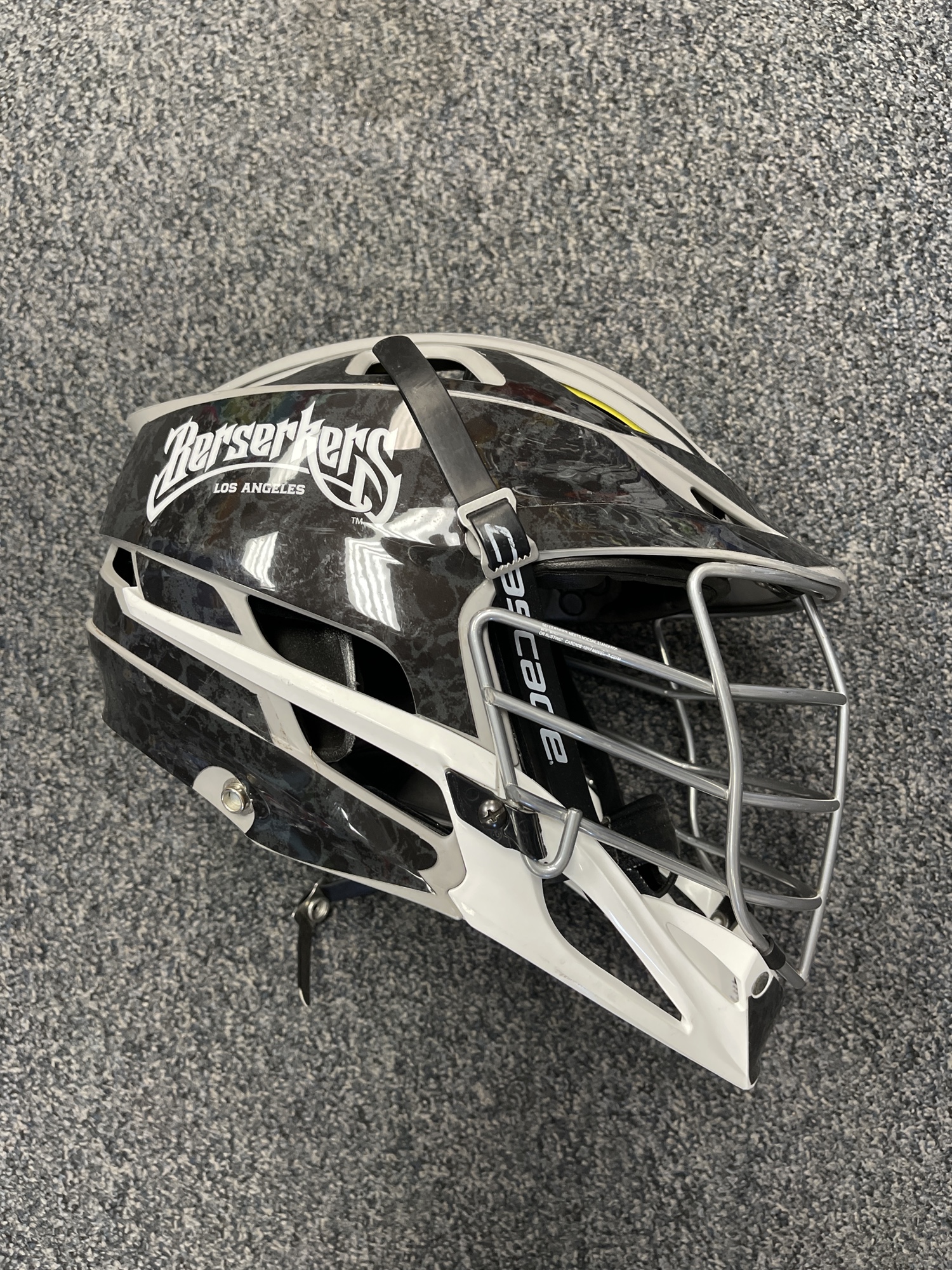 Cascade R Helmet With LA Decal | SidelineSwap