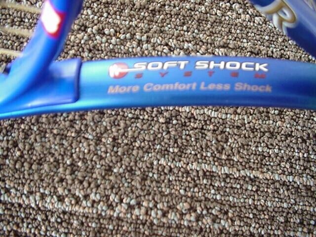 WILSON SOFT SHOCK TITANIUM TENNIS RACQUET W CARRYING CASE EXCELLENT gw ...
