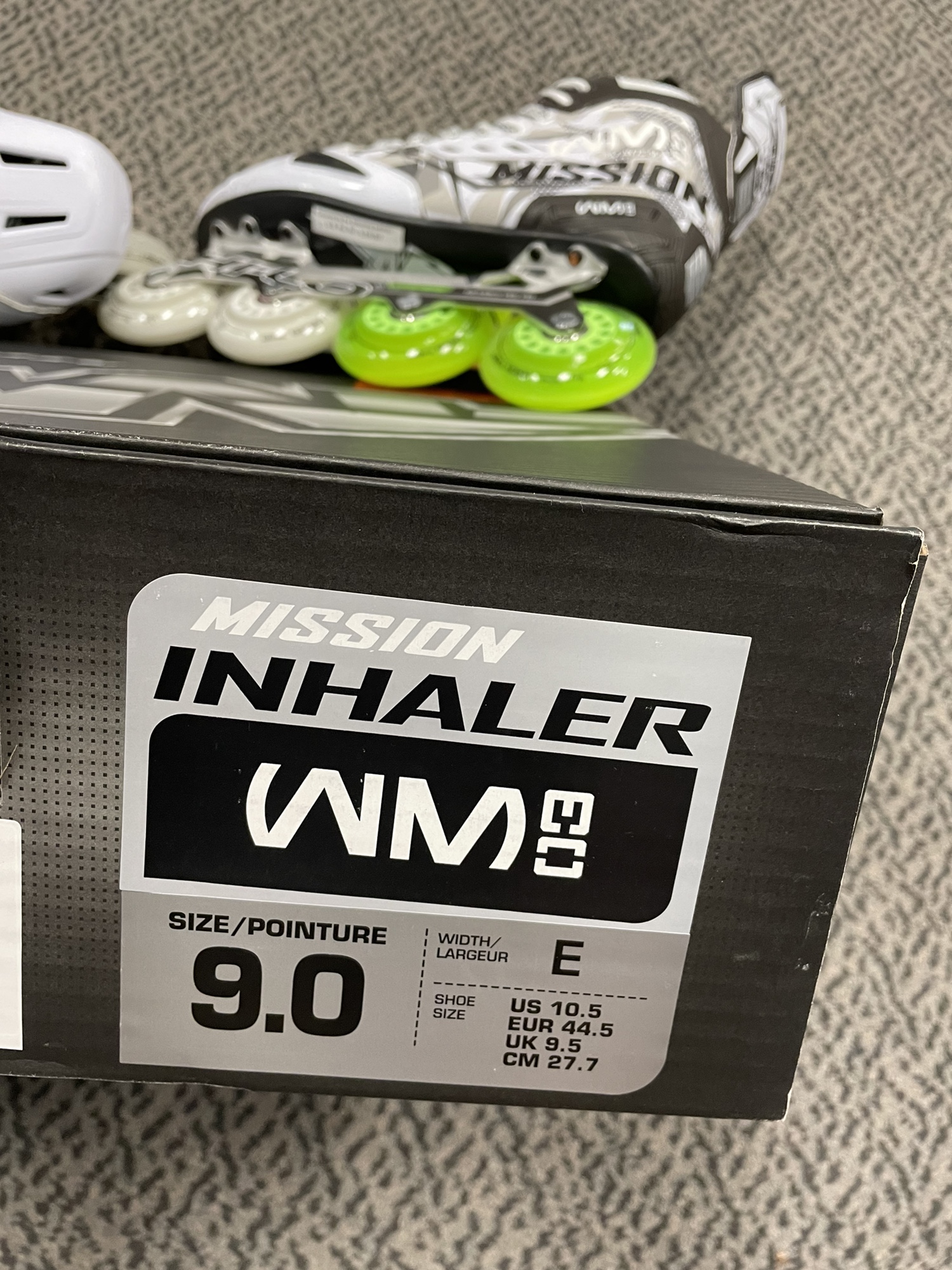 Mission Inhaler WM03 size 9 E width roller hockey skate | SidelineSwap