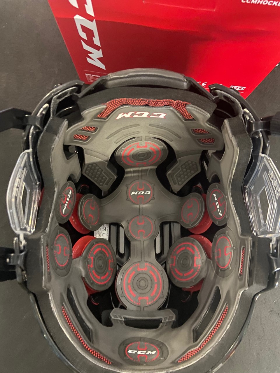 New CCM Helmet Pro Stock Black Resistance/110 Senior Multiple Sizes ...