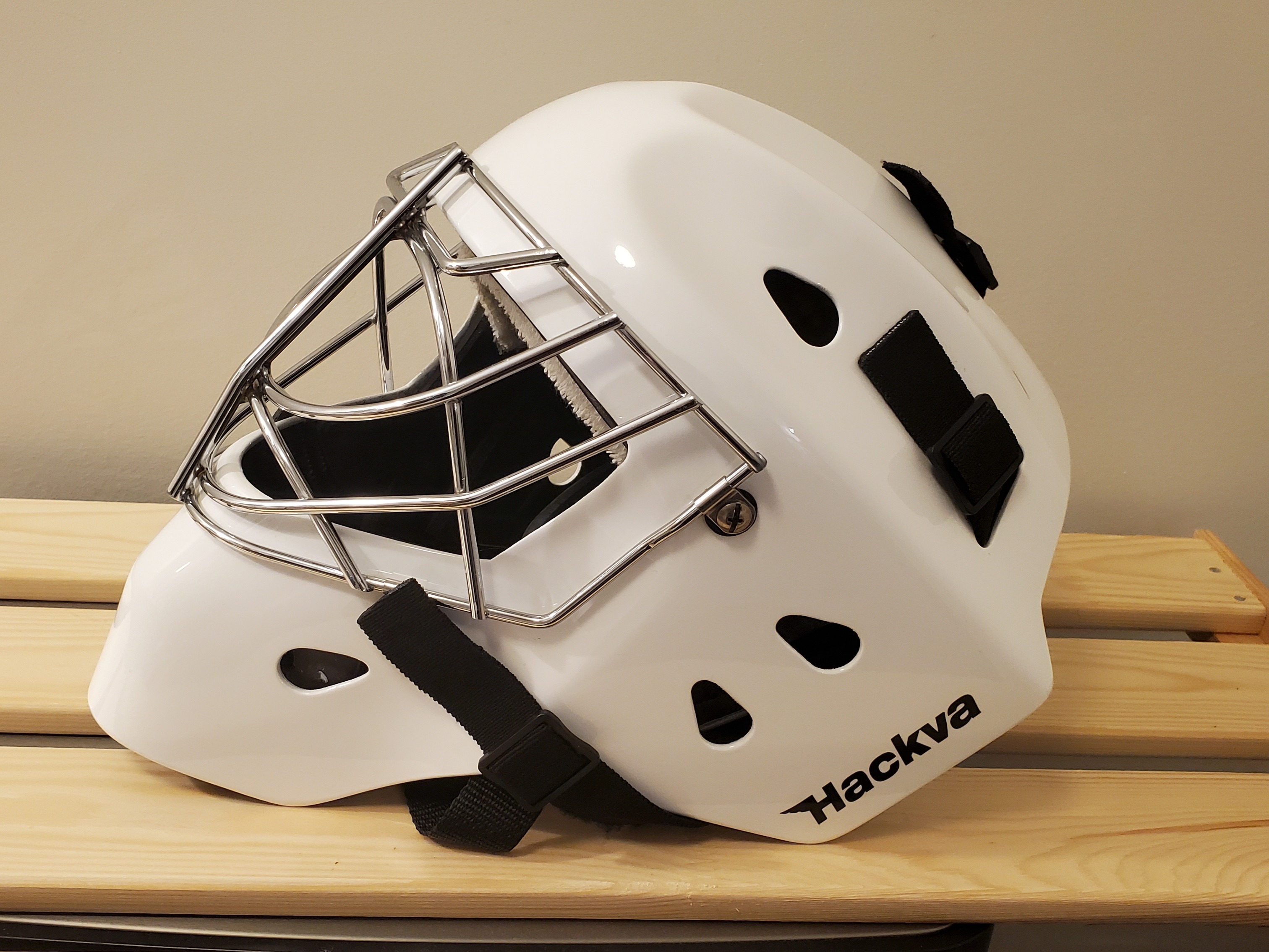 Hackva 2608 Goalie Mask - Senior M | SidelineSwap