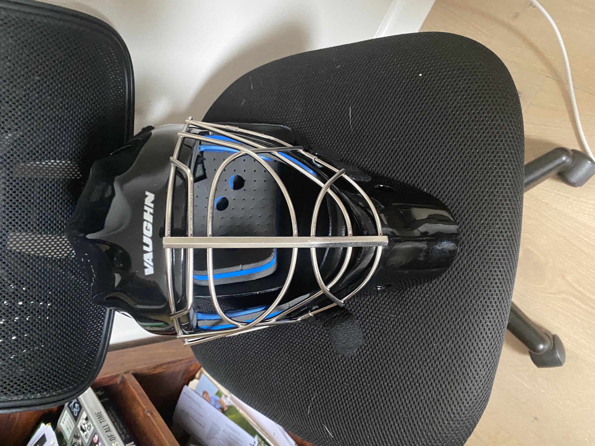 Senior Large New (Without Tags) Vaughn VM Carbon Pro V Elite Goalie ...