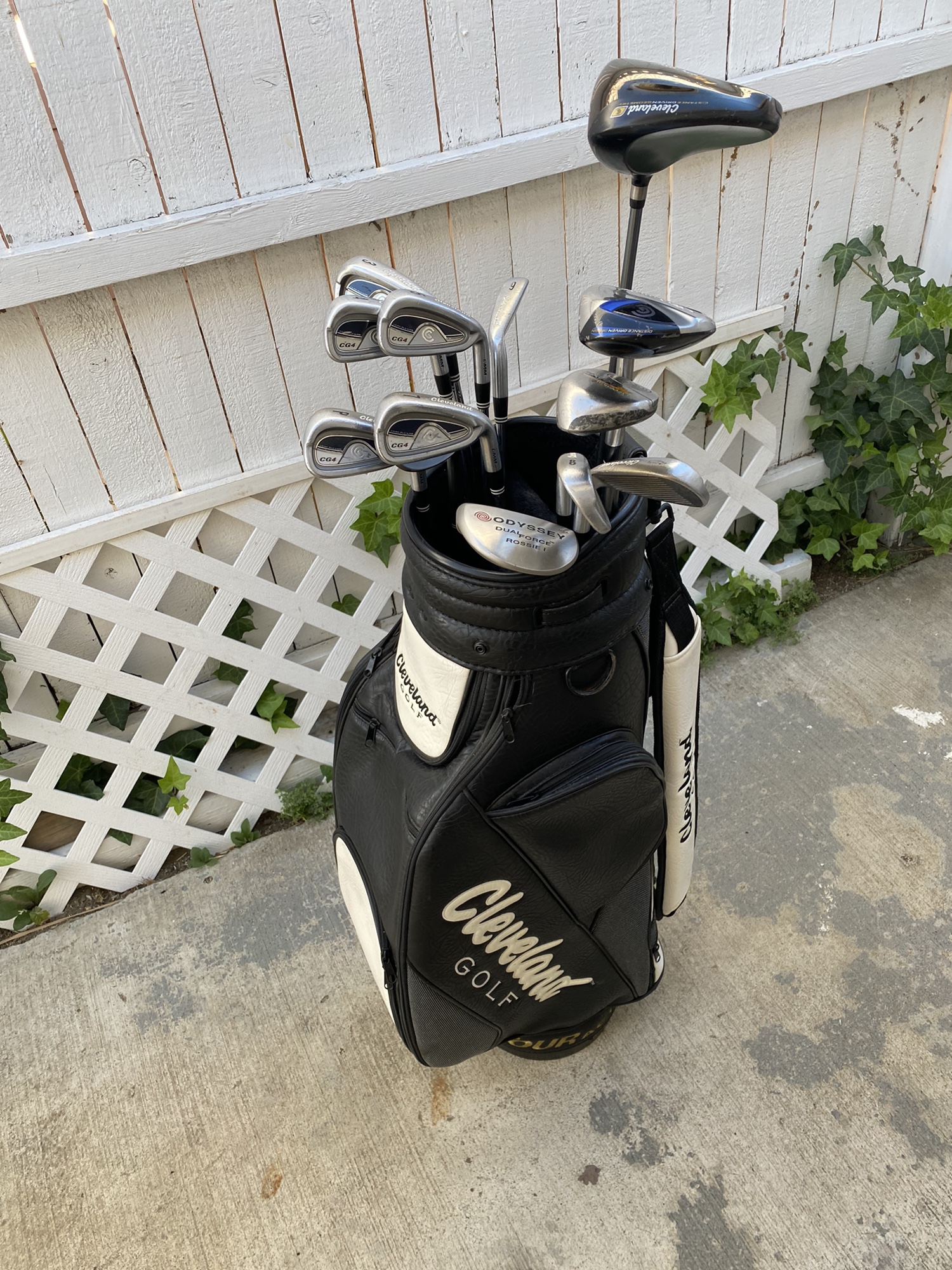 Cleveland complete golf club set with leather staff bag | SidelineSwap