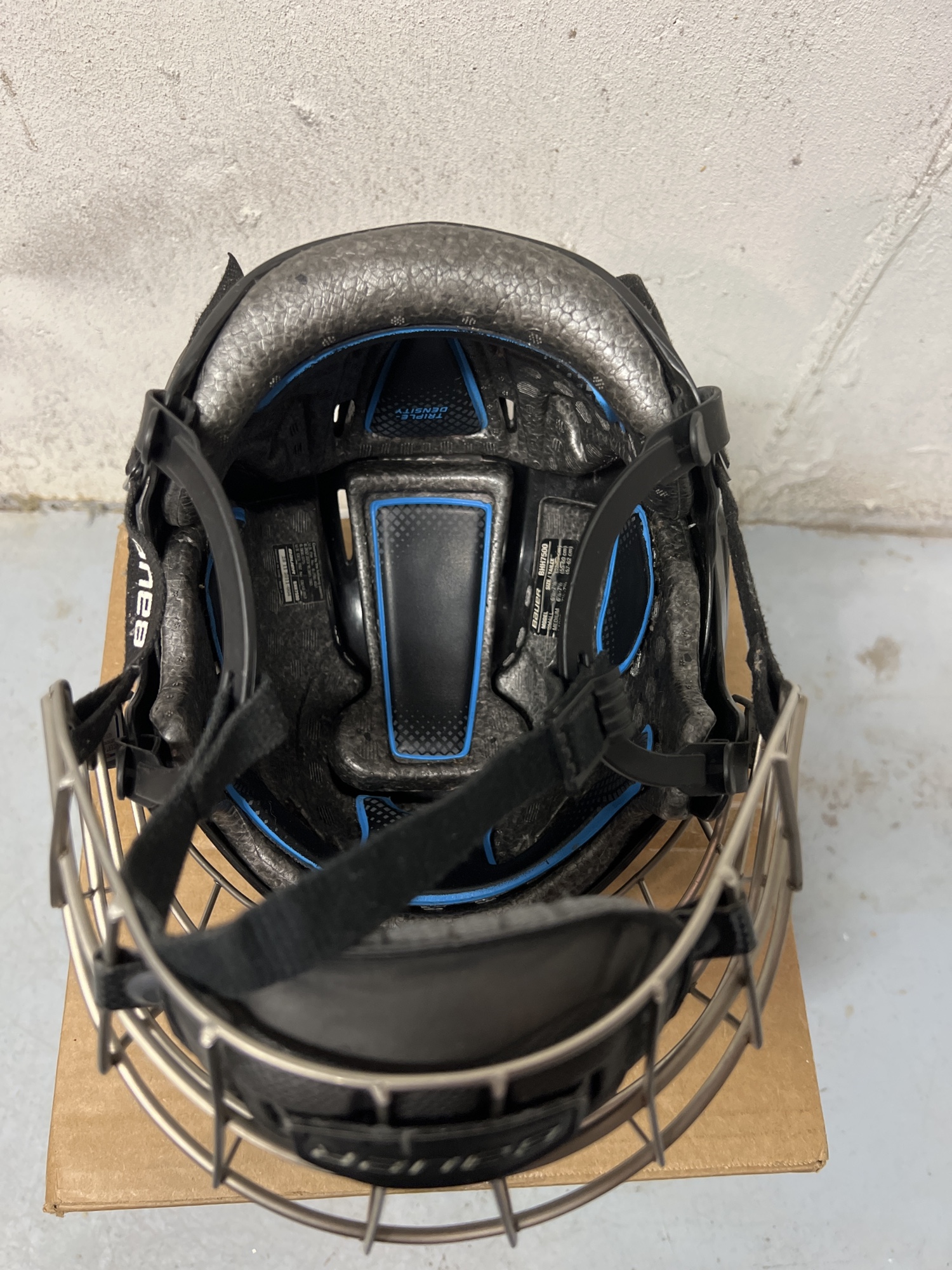 Used Large Bauer 7500 Hockey Helmet | SidelineSwap