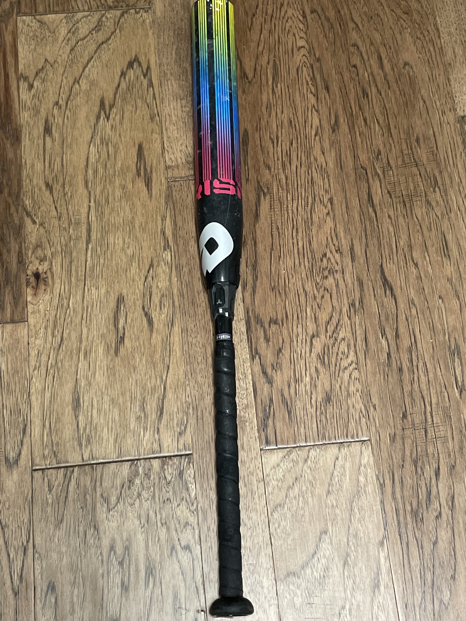 Used DeMarini (-11) 19oz 30" prism Bat | SidelineSwap