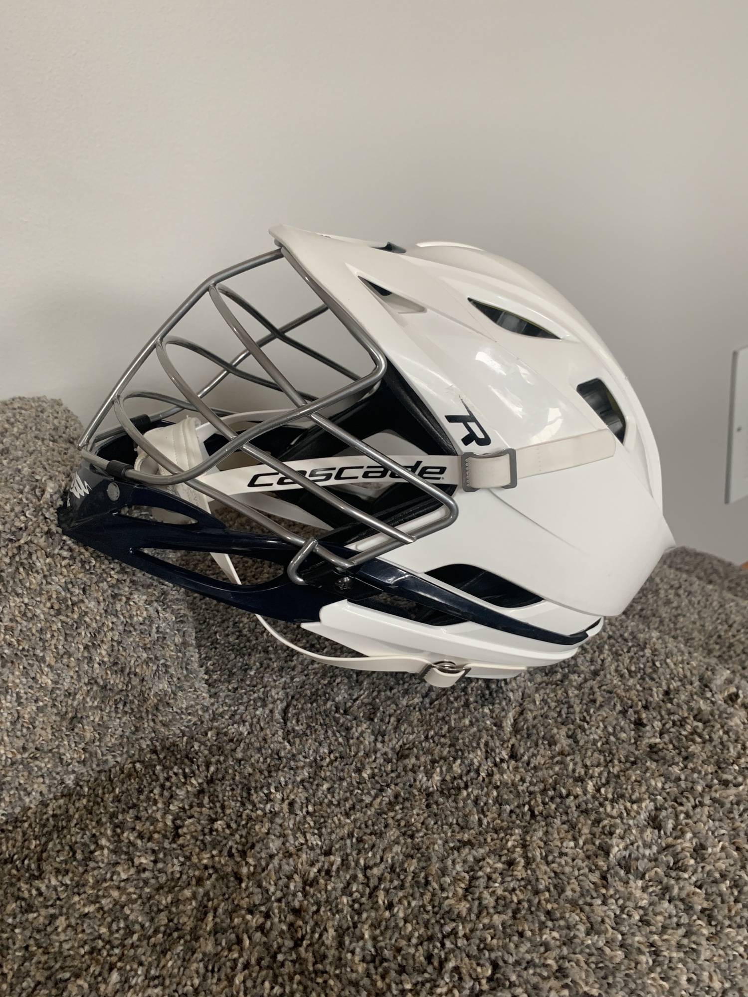 New Cascade R Helmet | SidelineSwap