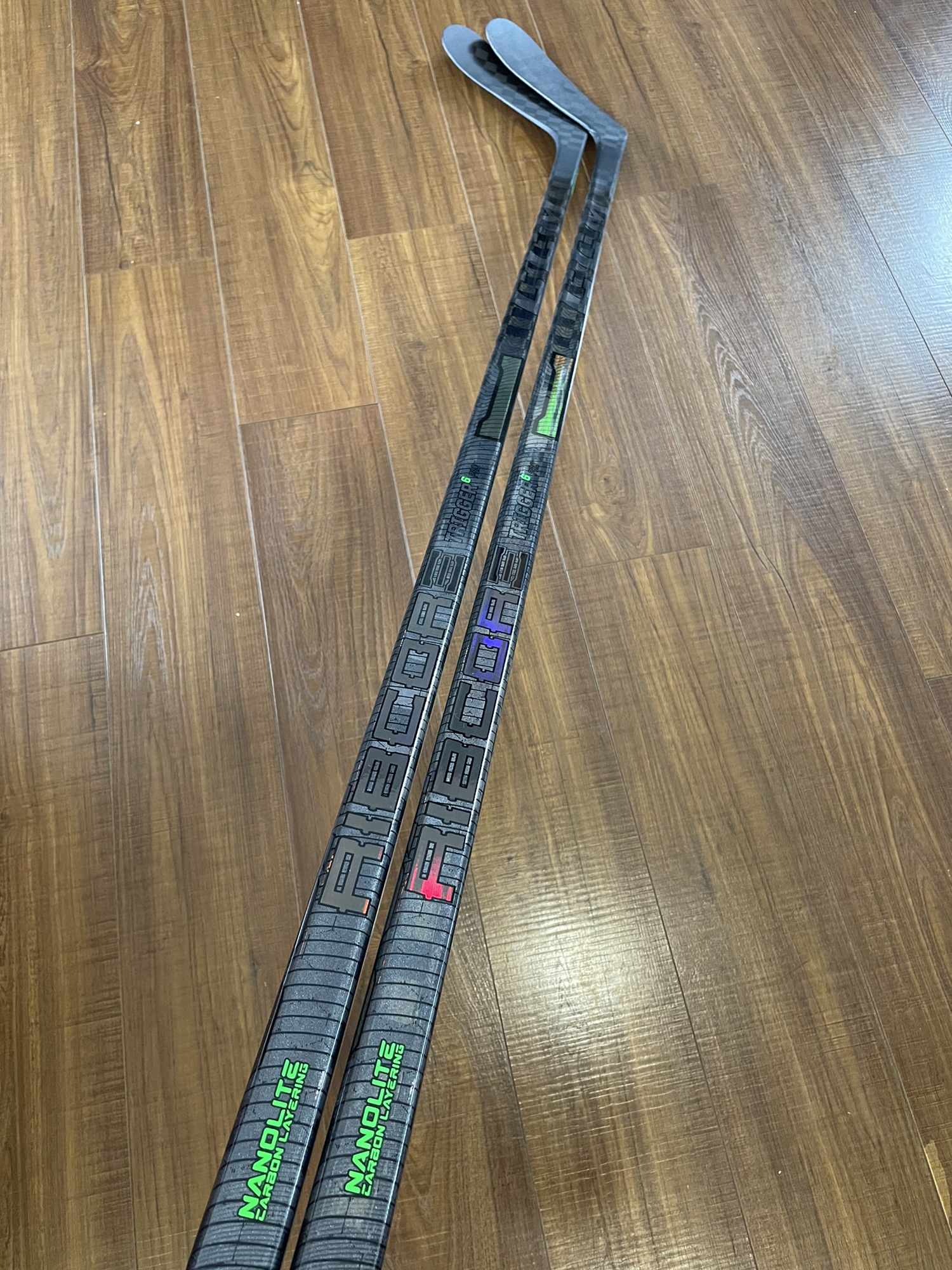 2 Pack - CCM Trigger 6 Pro LH 75 Flex P28 | SidelineSwap