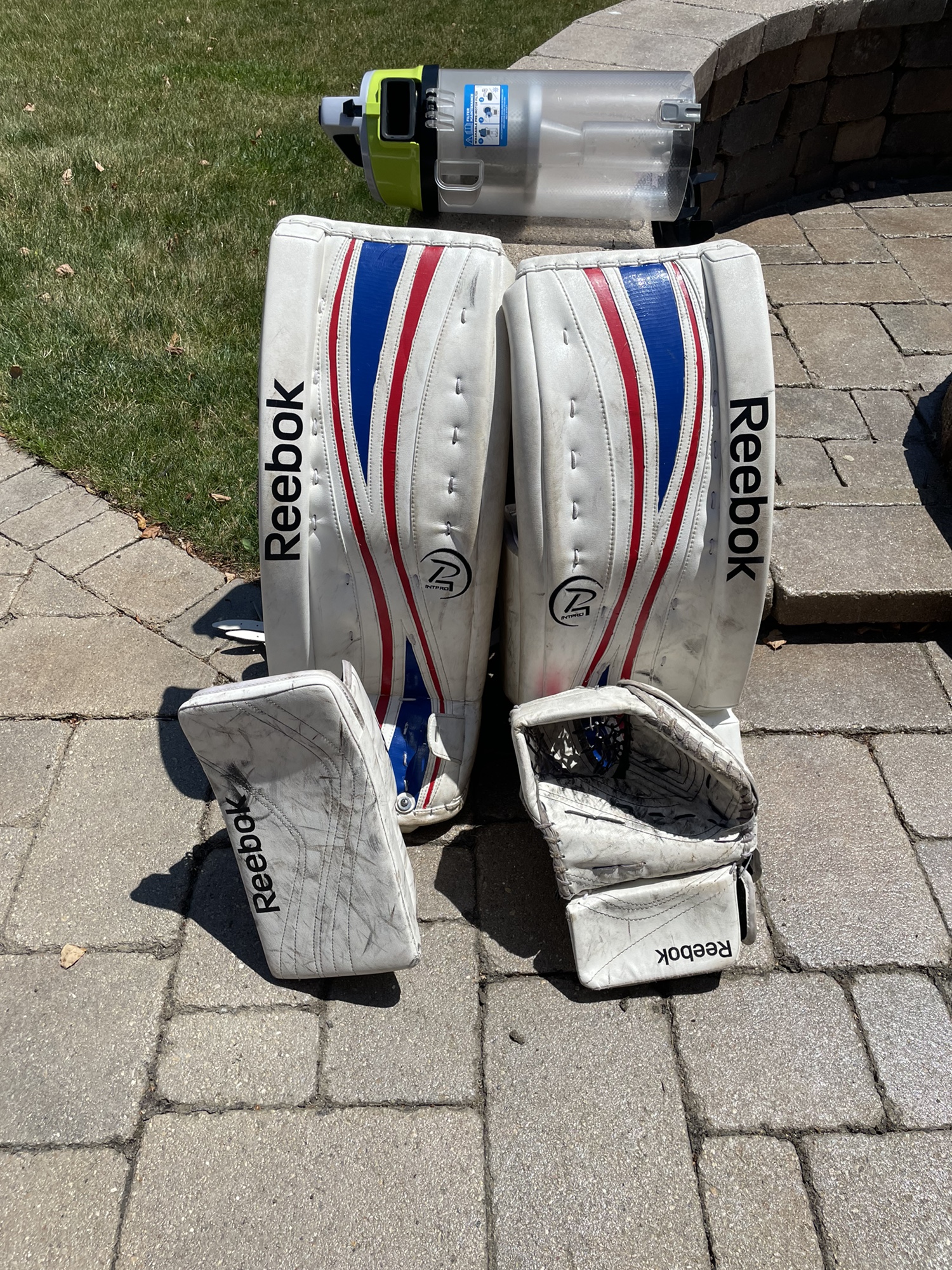 29" Reebok Revoke int pro Goalie Leg Pads | SidelineSwap